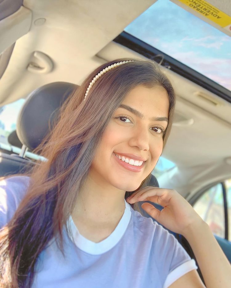 Car Selfie | Scrolller