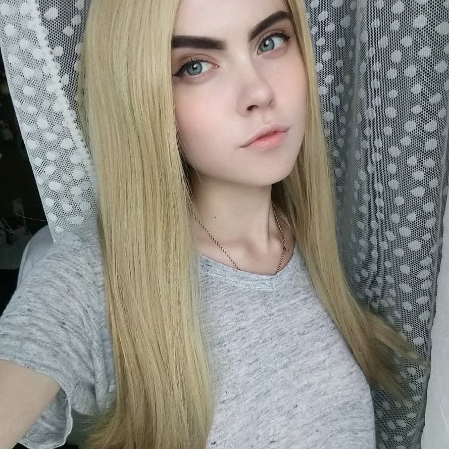 Cara Delevigne lookalike | Scrolller
