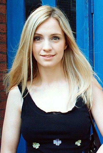 Cara Dillon | Scrolller