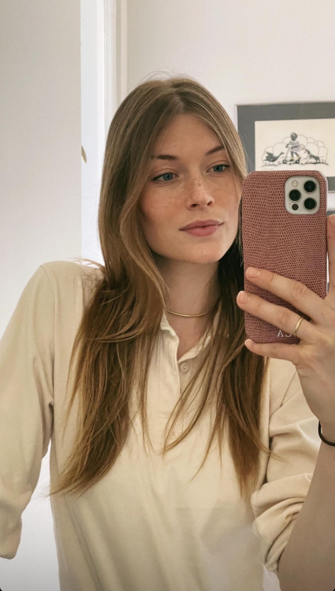 Caroline Lossberg Scrolller