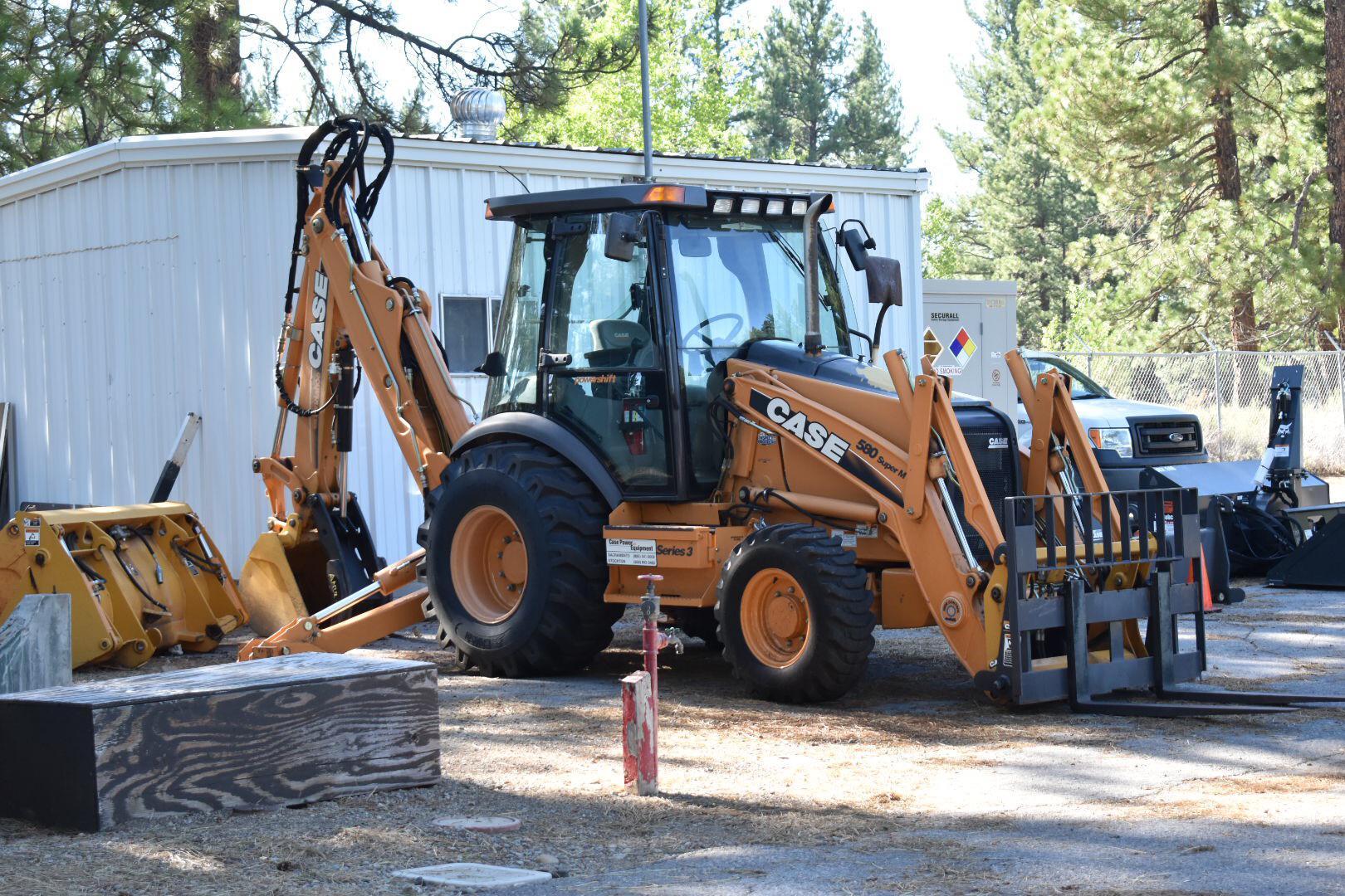 Case 580 Super M backhoe | Scrolller