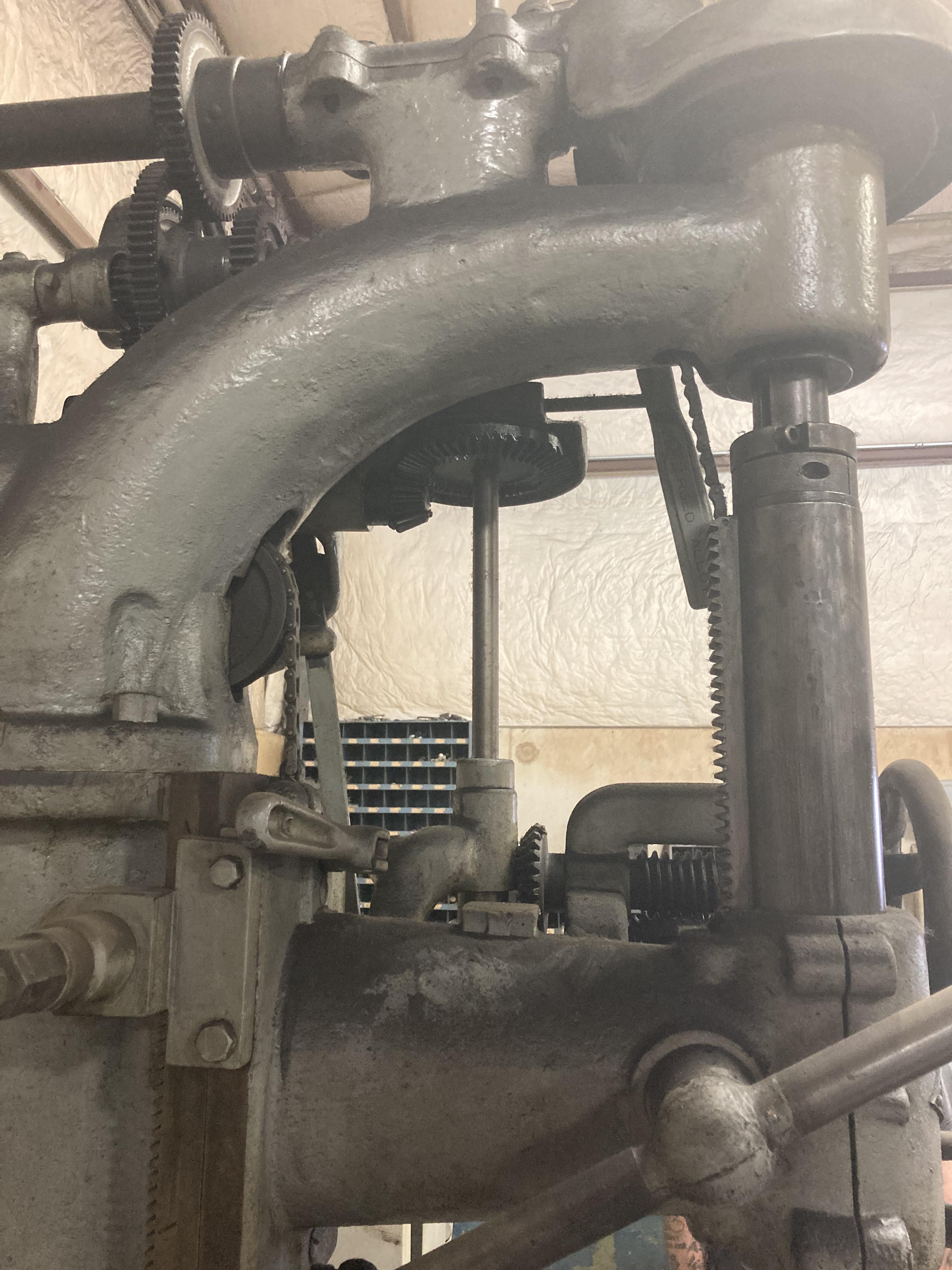 Cast iron machine press | Scrolller