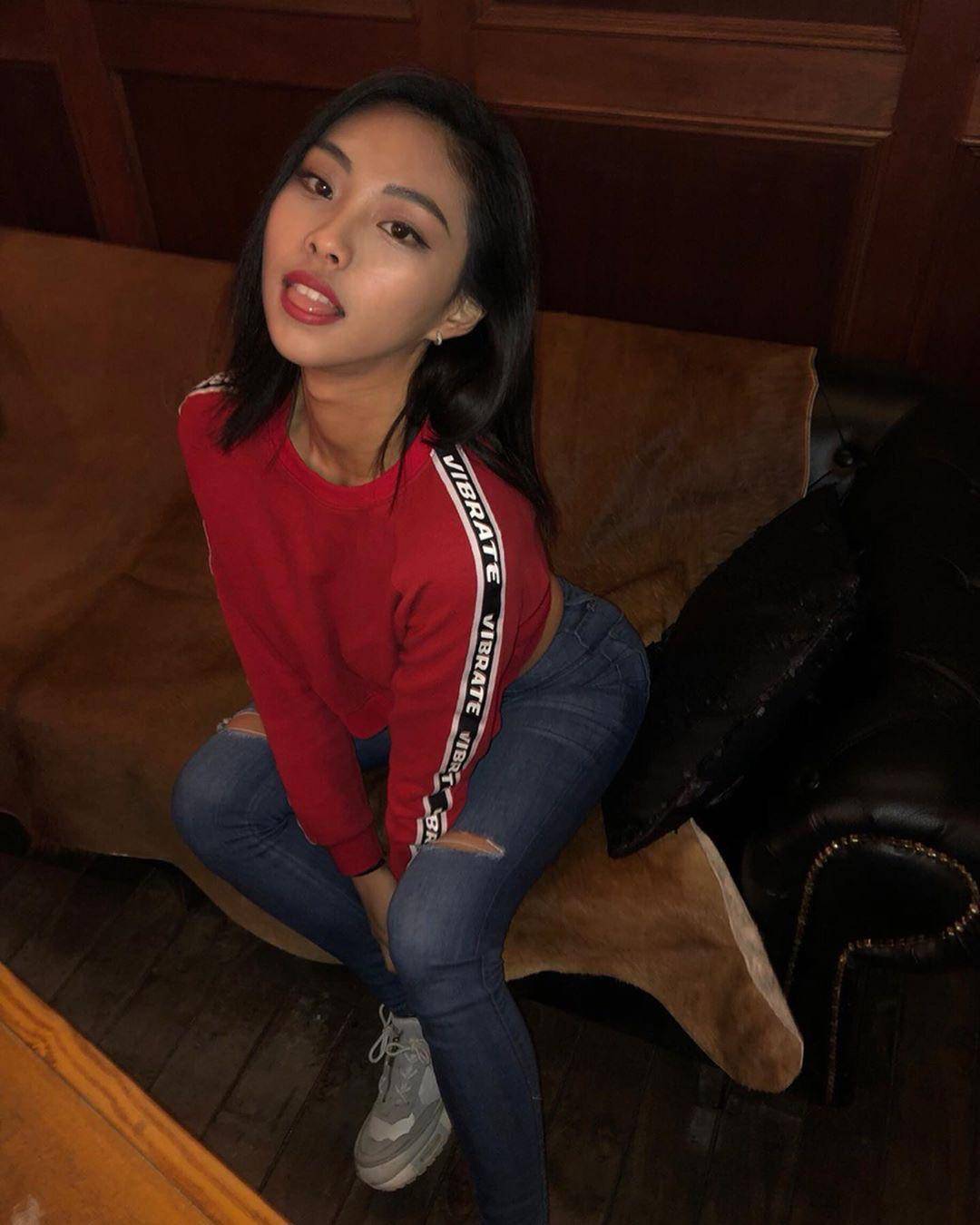 Casual 4 | Scrolller