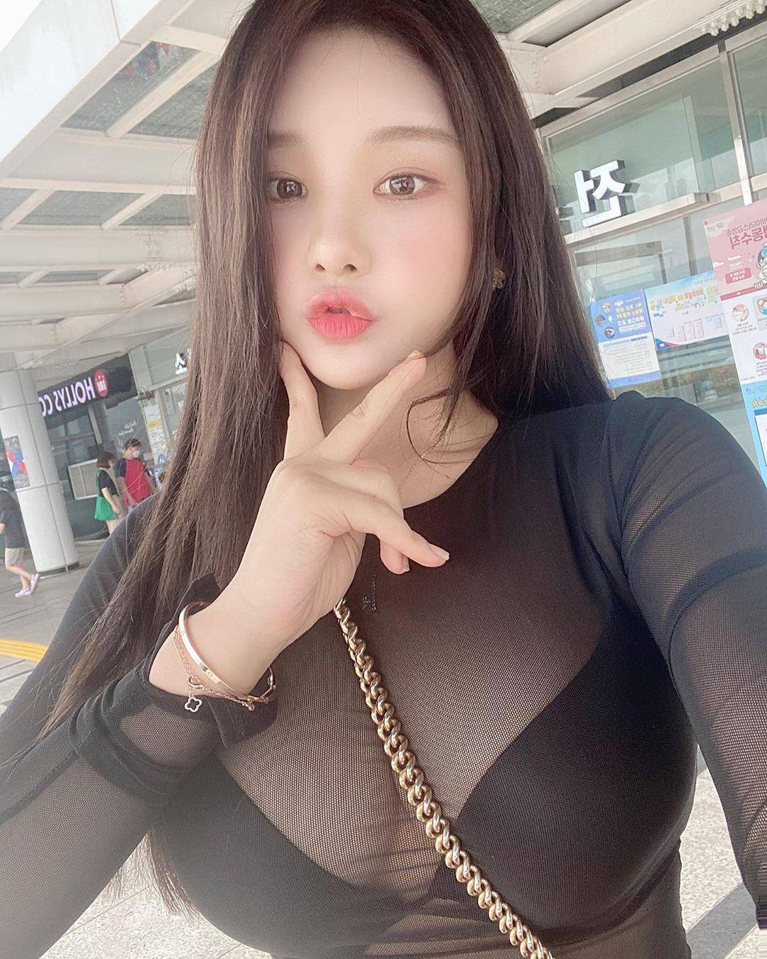 Casual Day in Seoul | Scrolller