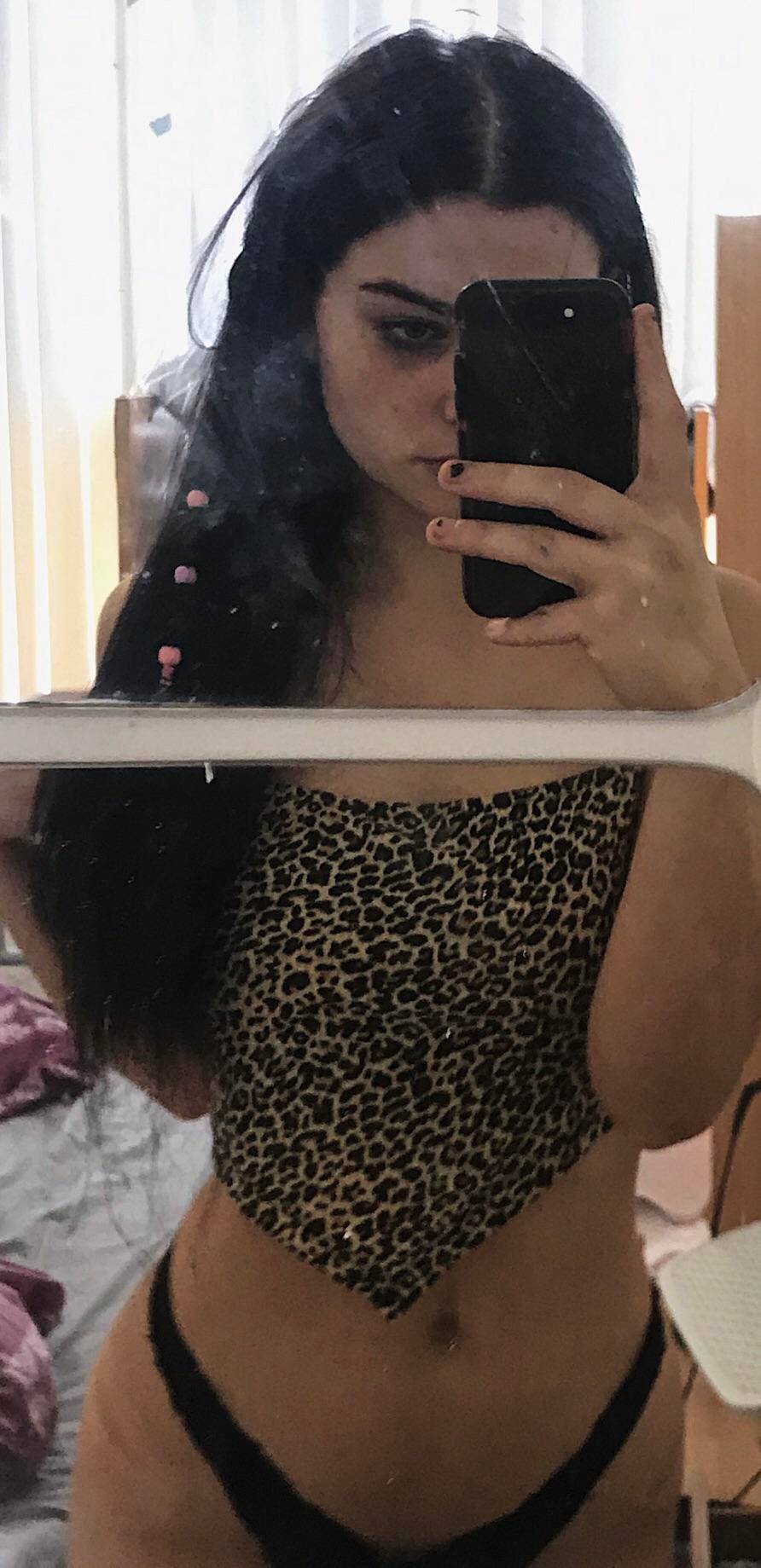 Casual posing in her room (iktr) | Scrolller