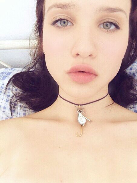 Cat Necklace | Scrolller