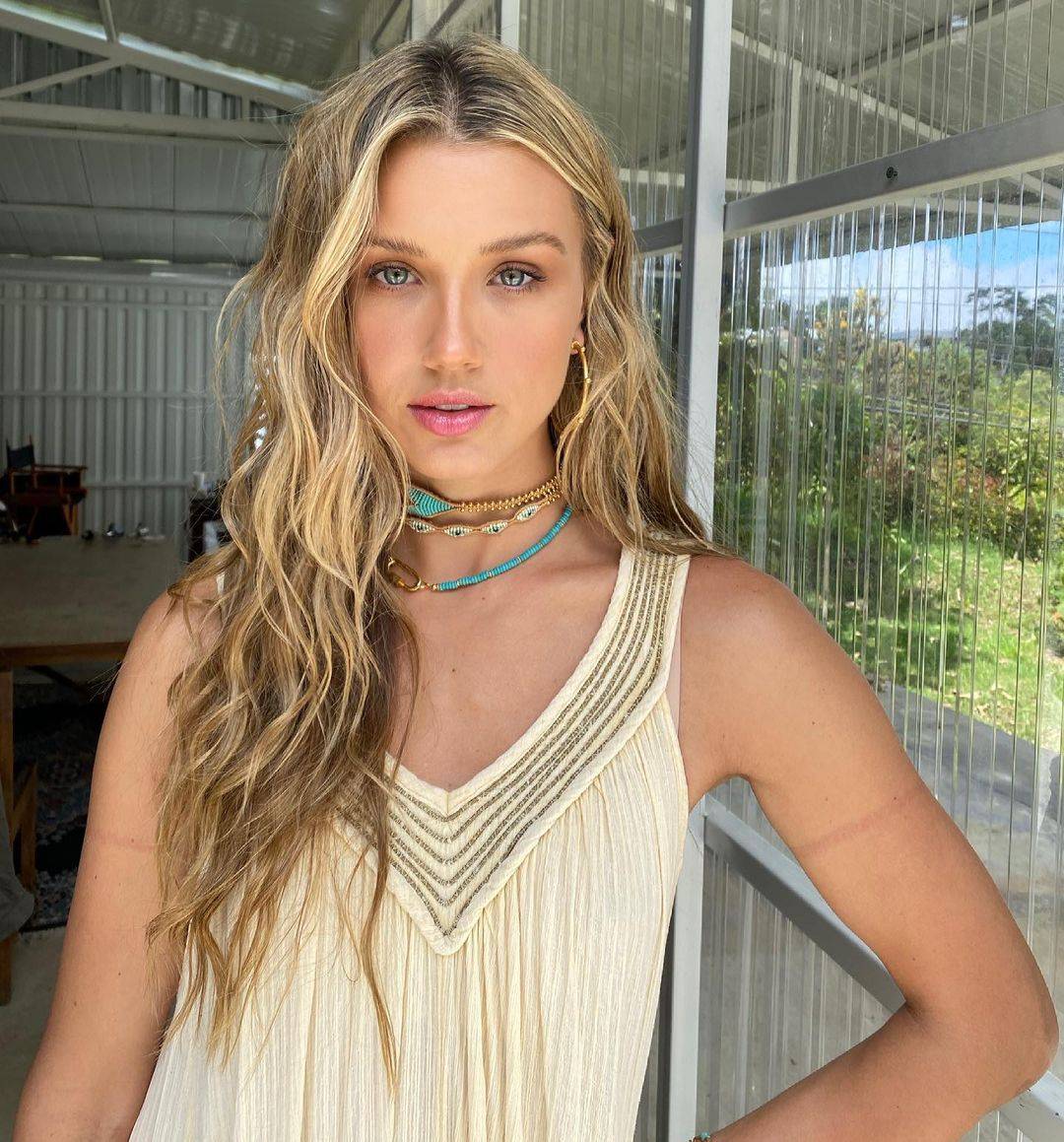 Cata Uribe [irtr] | Scrolller