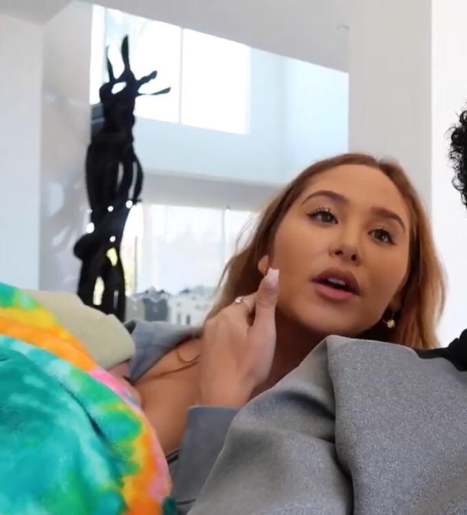 Catherine breastfeeding 😍 | Scrolller