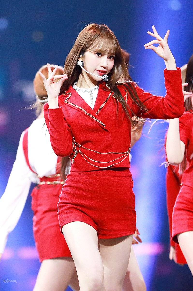 Chaewon | Scrolller