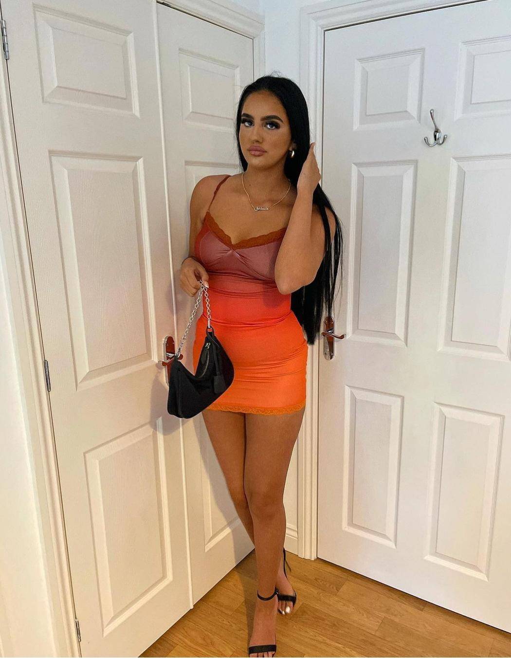 Chav in a short dress | Scrolller