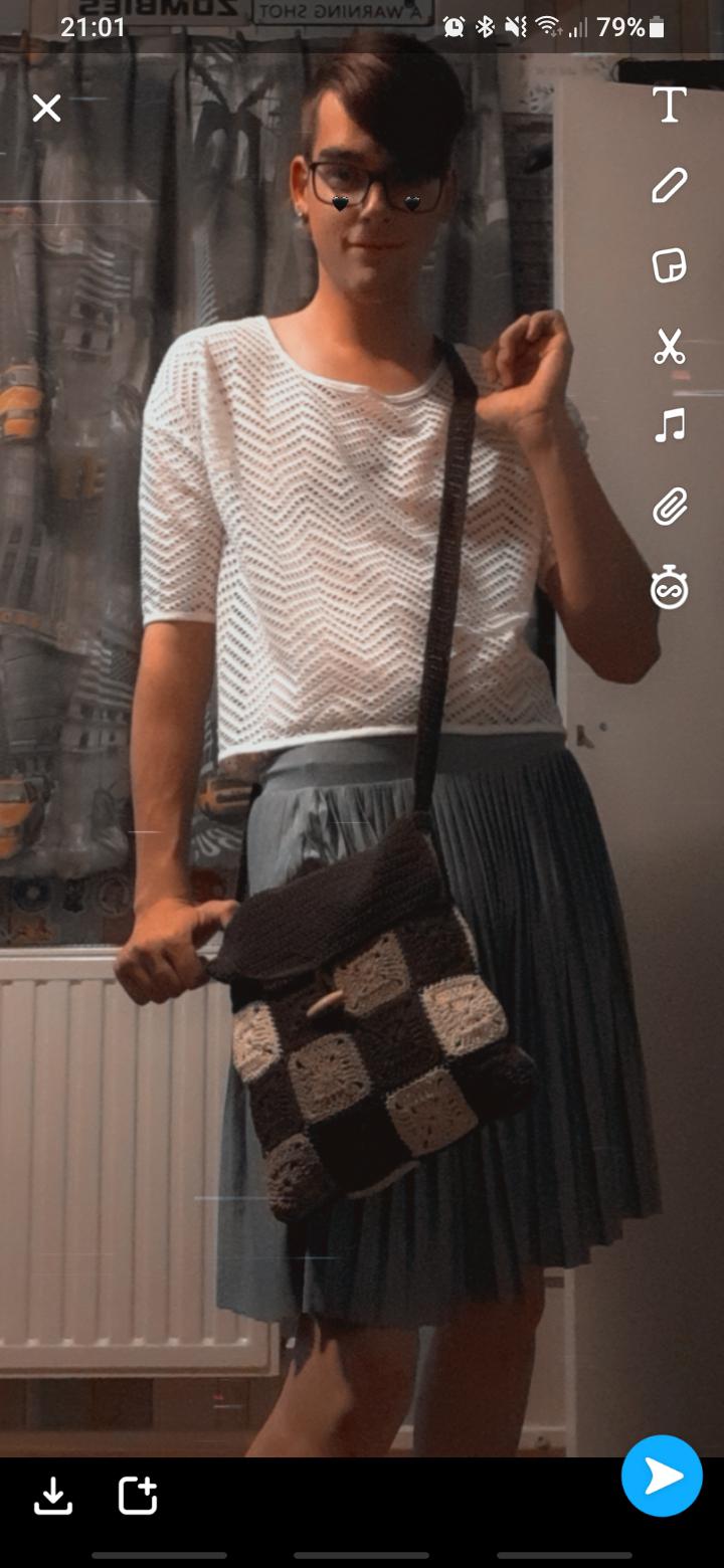 check out my new and cute bag ♡ | Scrolller