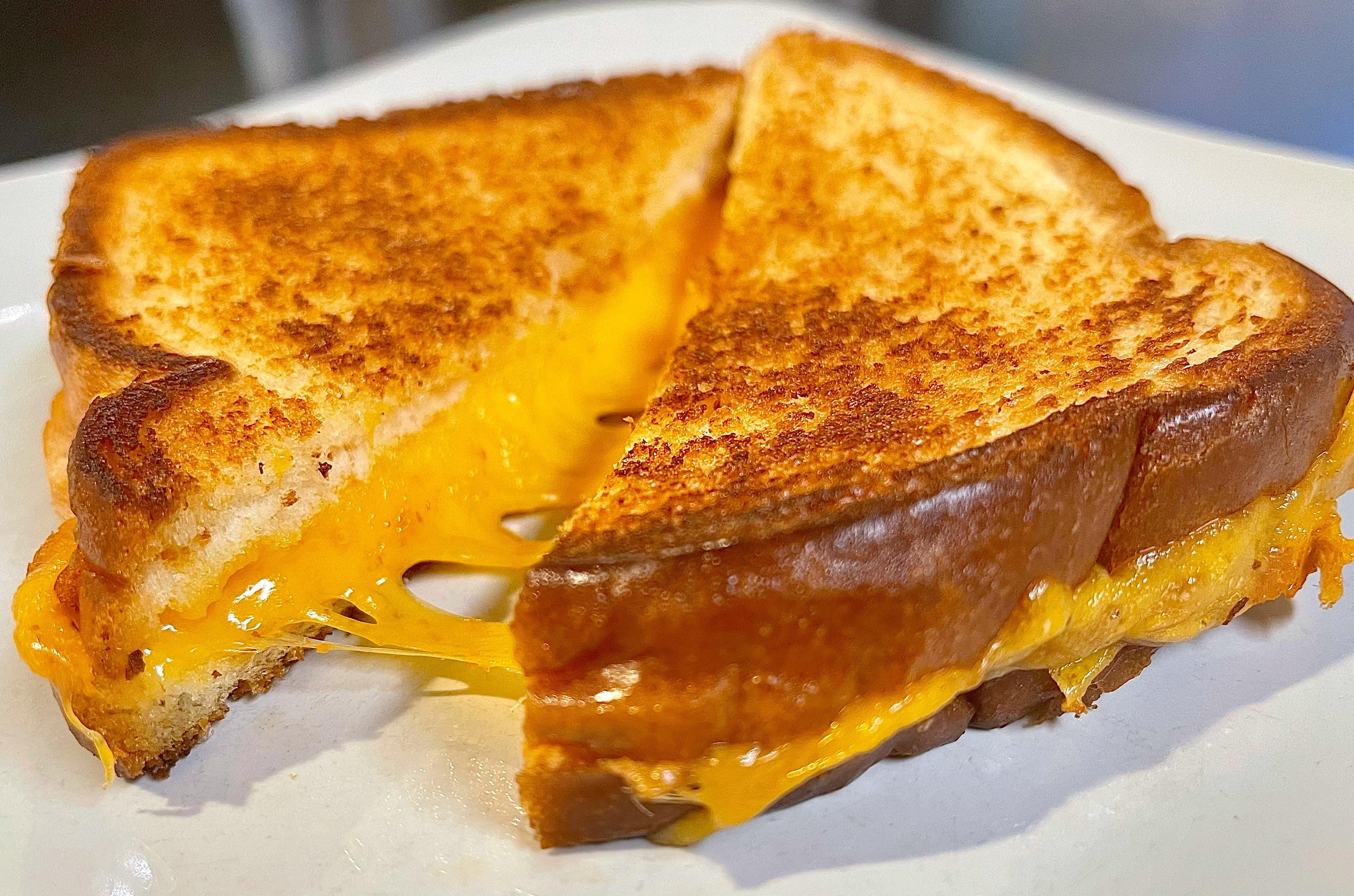 Cheddar Cheese Melt | Scrolller