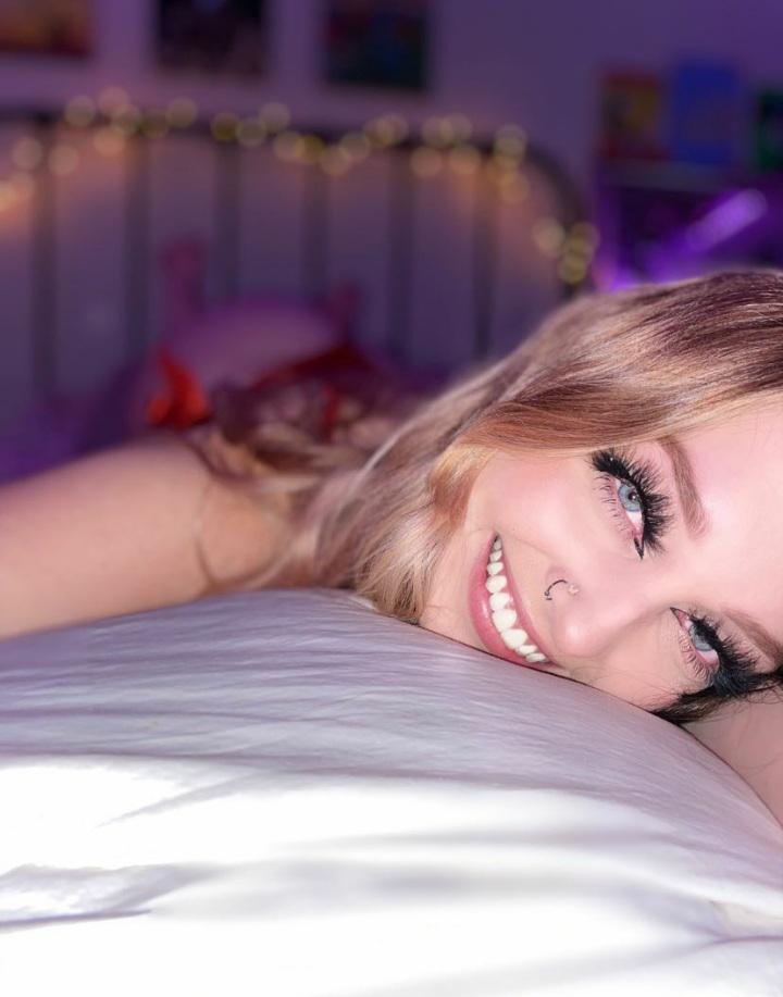 Cheesin for you 💘 | Scrolller