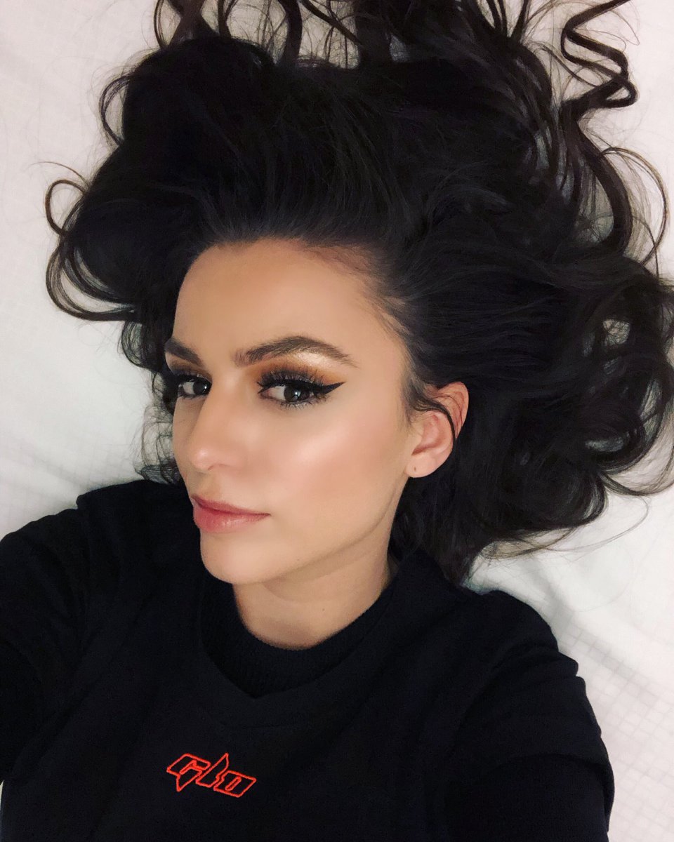 Cher Lloyd | Scrolller