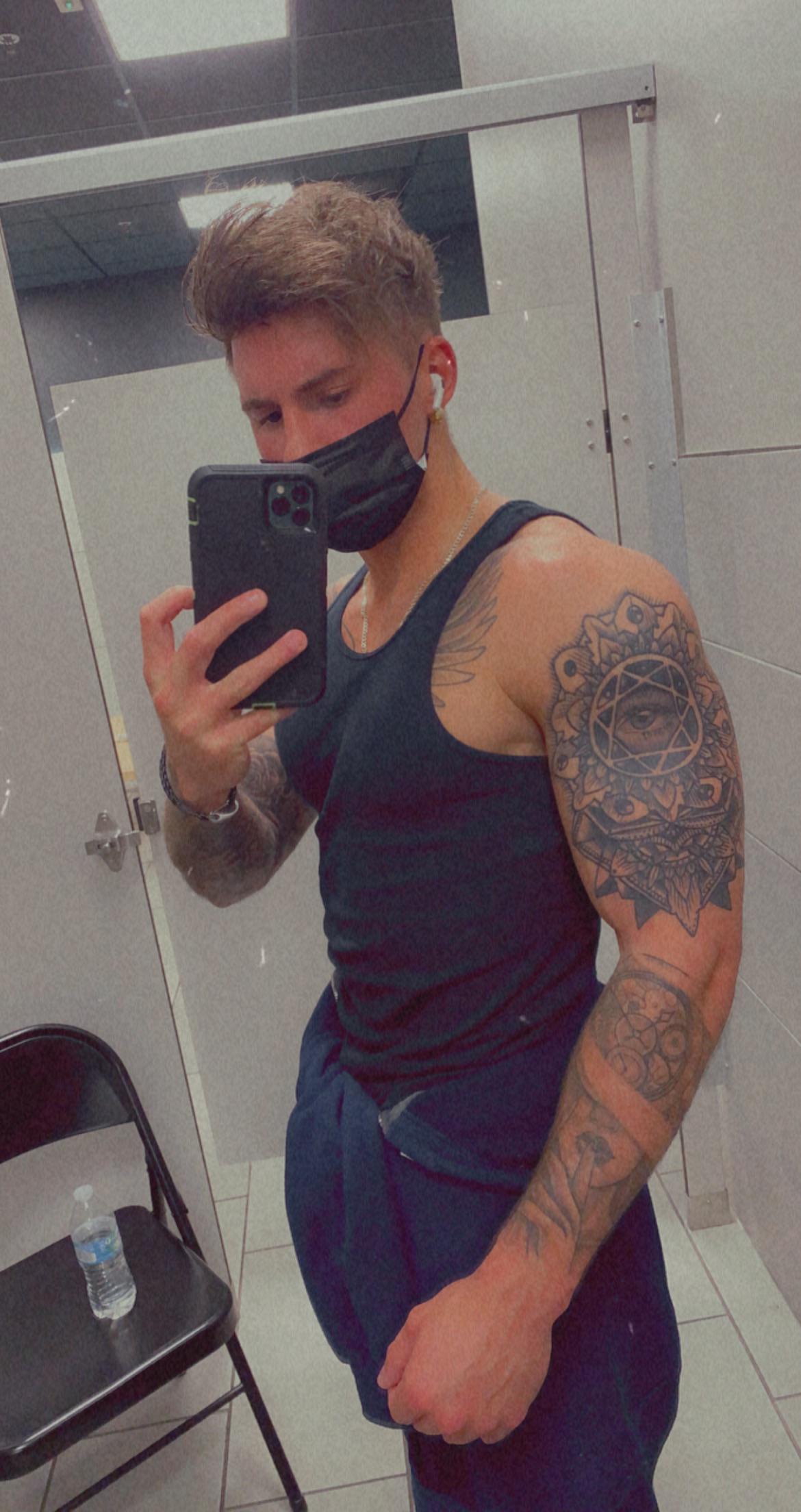 Chest dayyyy | Scrolller