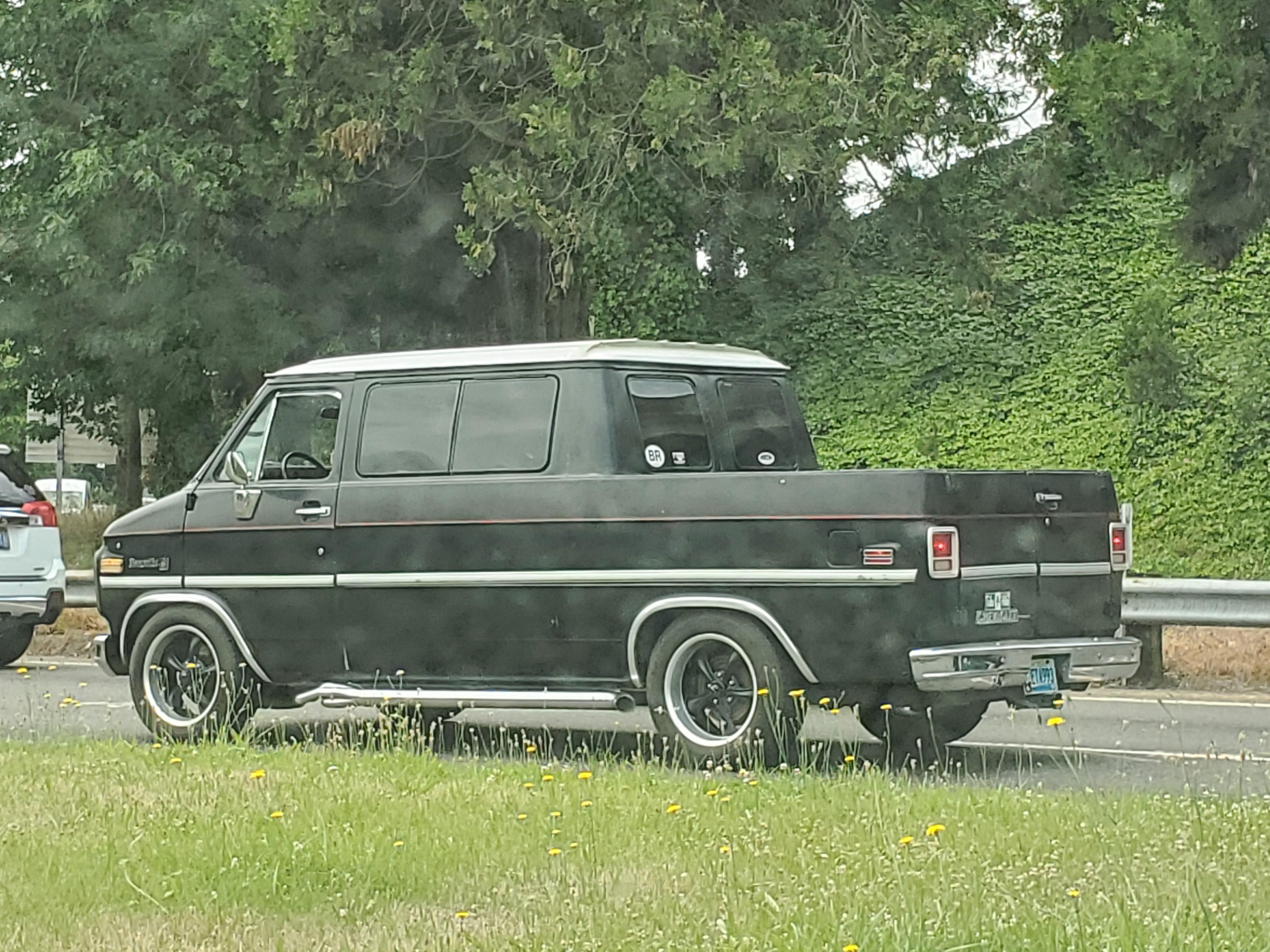 Chevy Van Ute | Scrolller