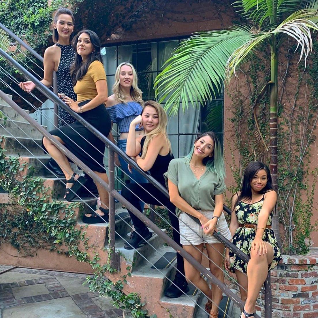 Choose 2 For A 3some | Scrolller