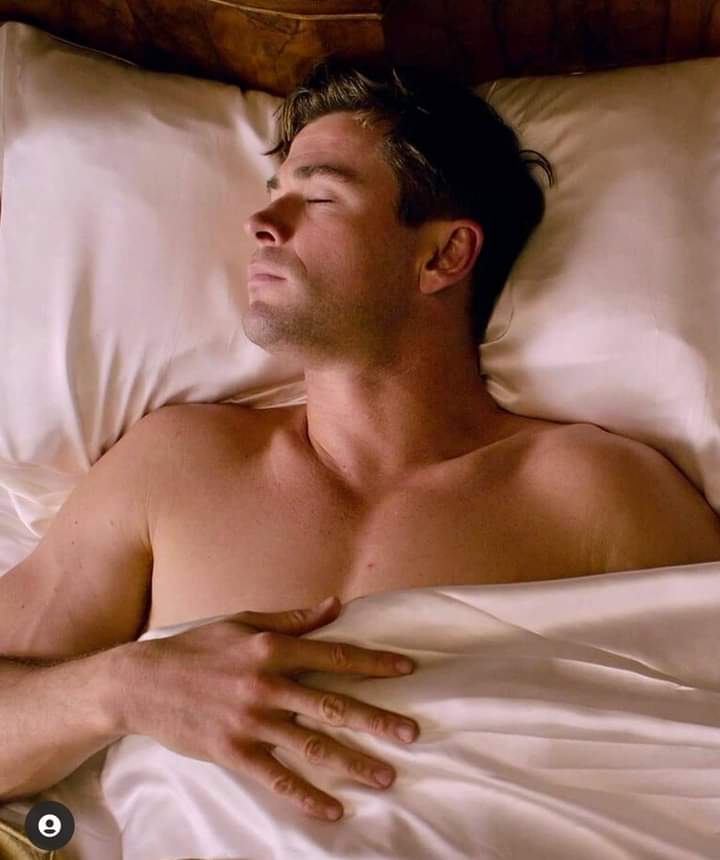 Chris Hemsworth 💗💗 | Scrolller