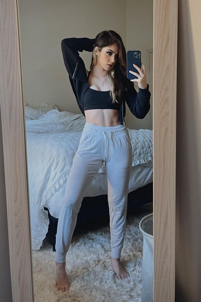 Chrissy Costanza | Scrolller