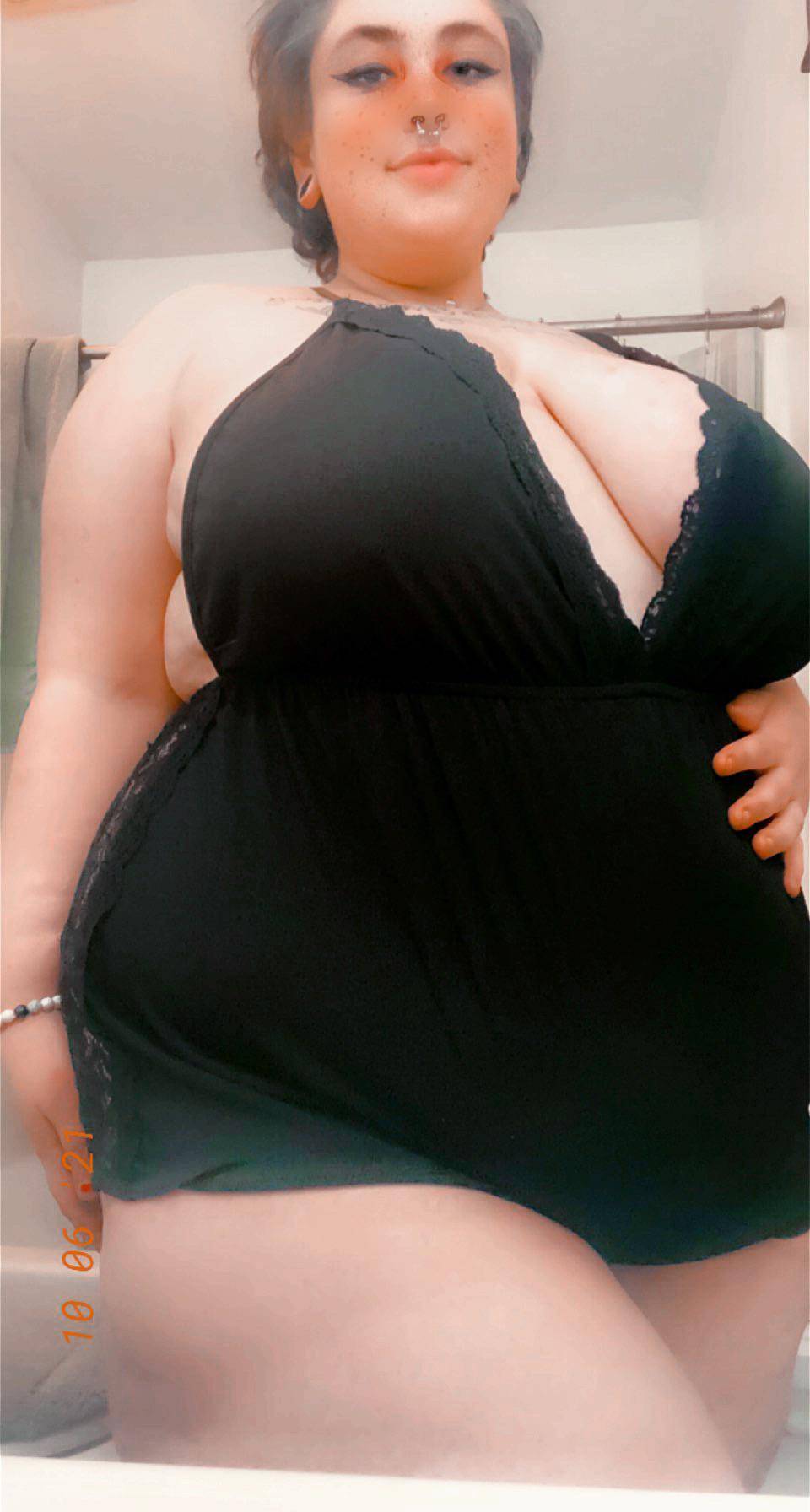 chubby but cute 🥰 | Scrolller