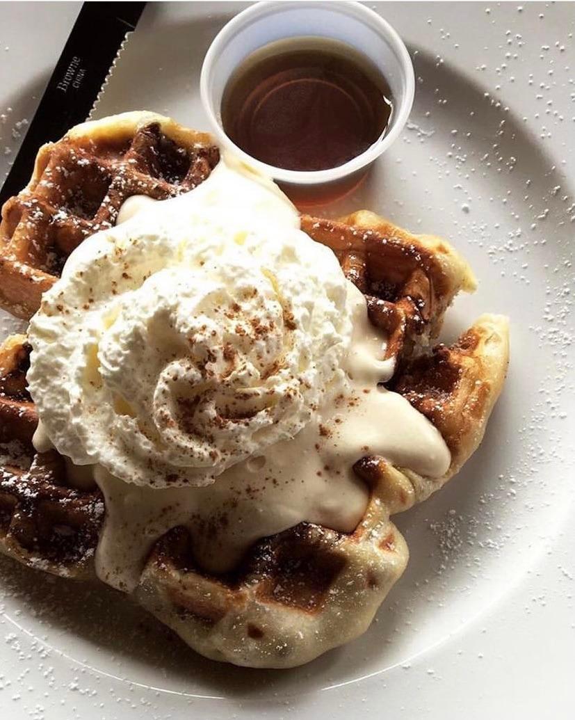 Cinnamon roll waffle | Scrolller