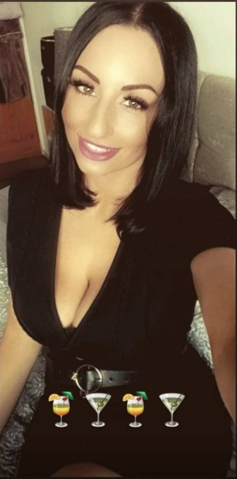 Claire is going out out | Scrolller