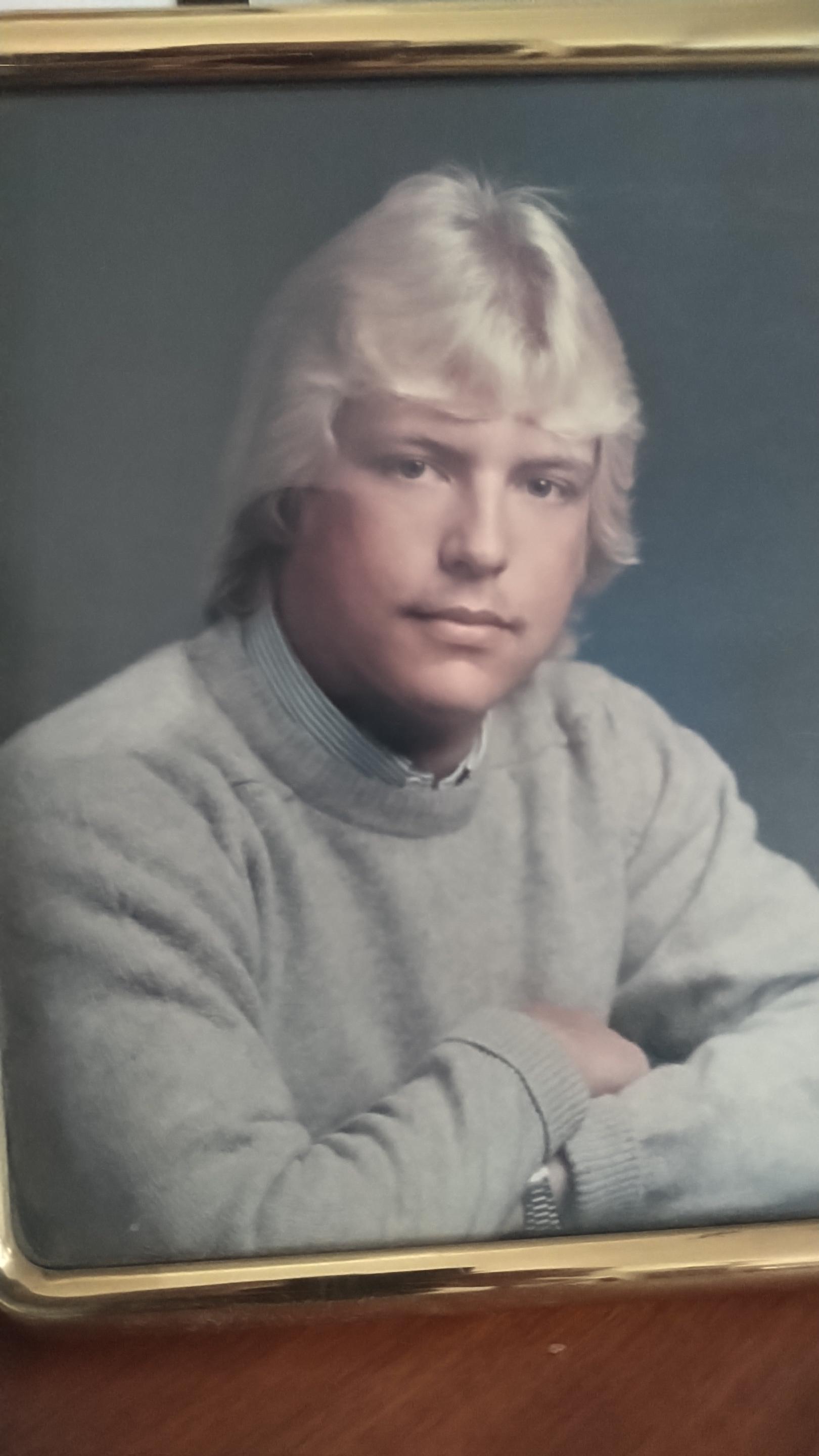Class of 86, senior portrait taken in 1985. | Scrolller