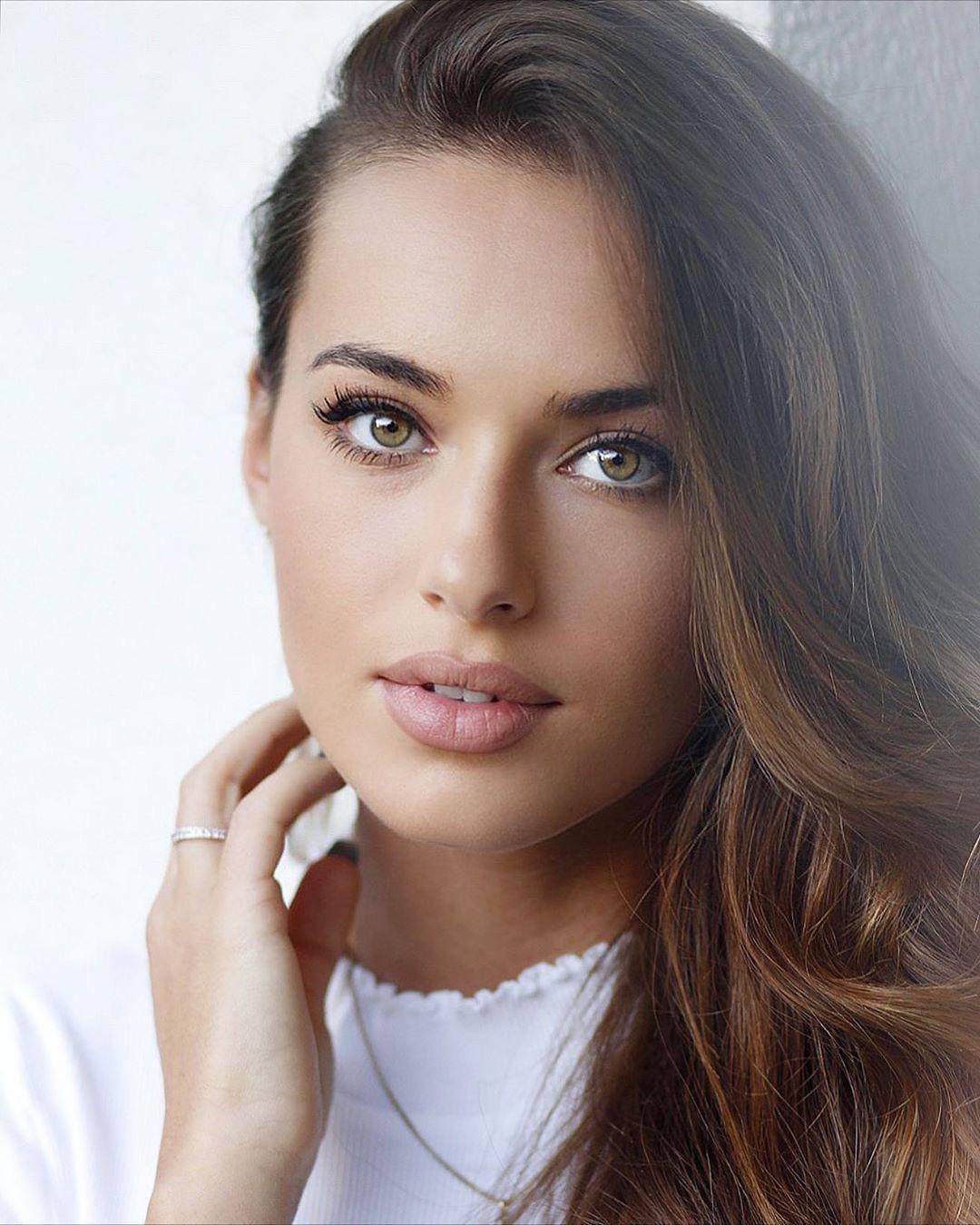 Classic Beauty | Scrolller