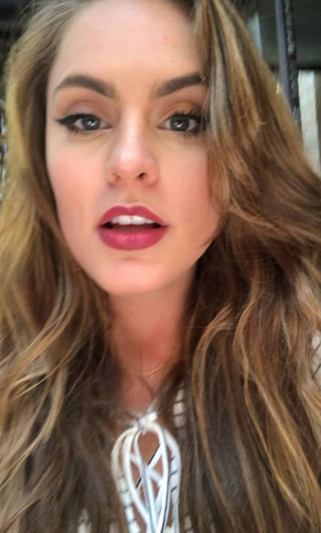 Classic Red Lips | Scrolller