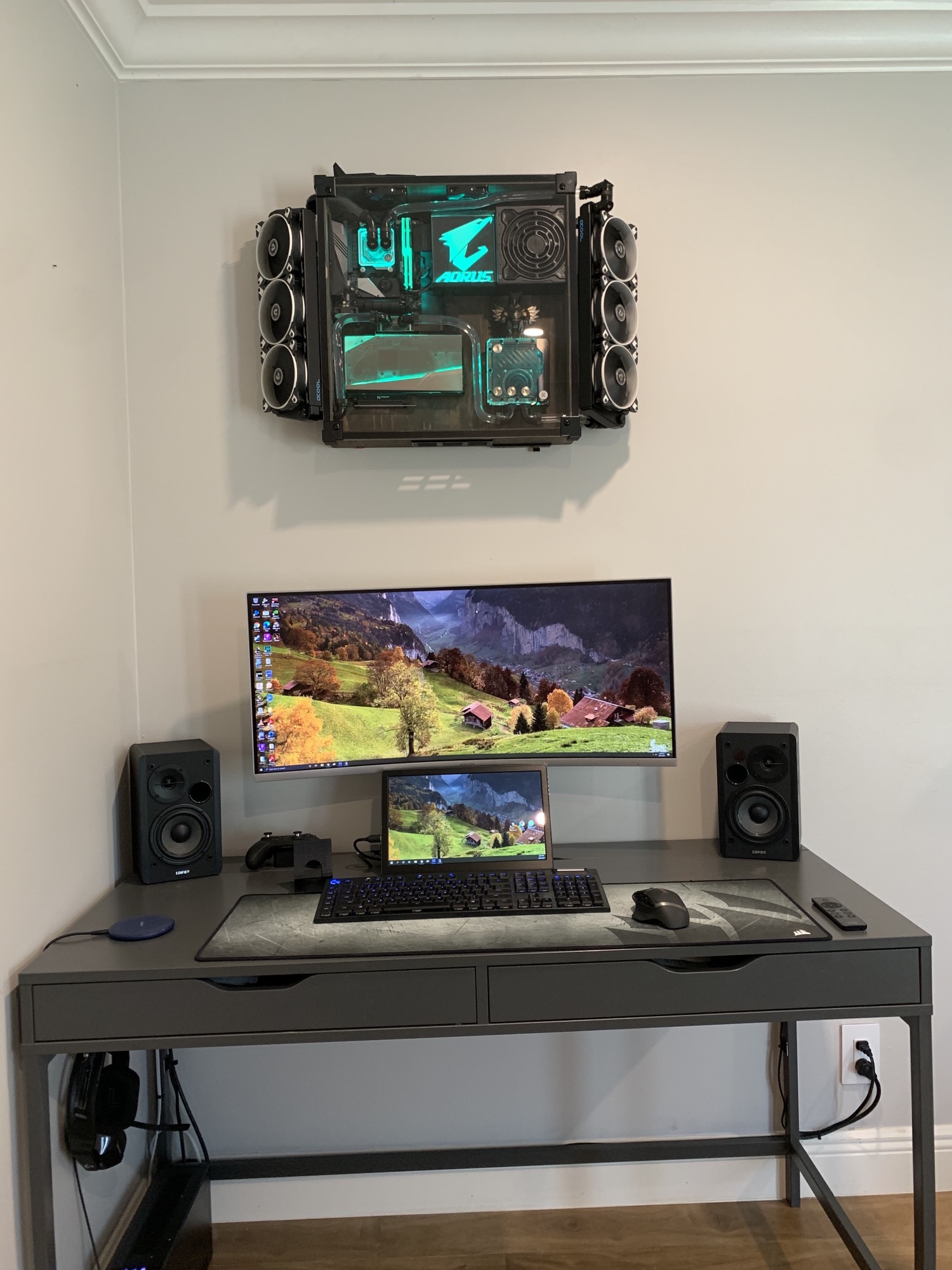 Clean and simple | Scrolller