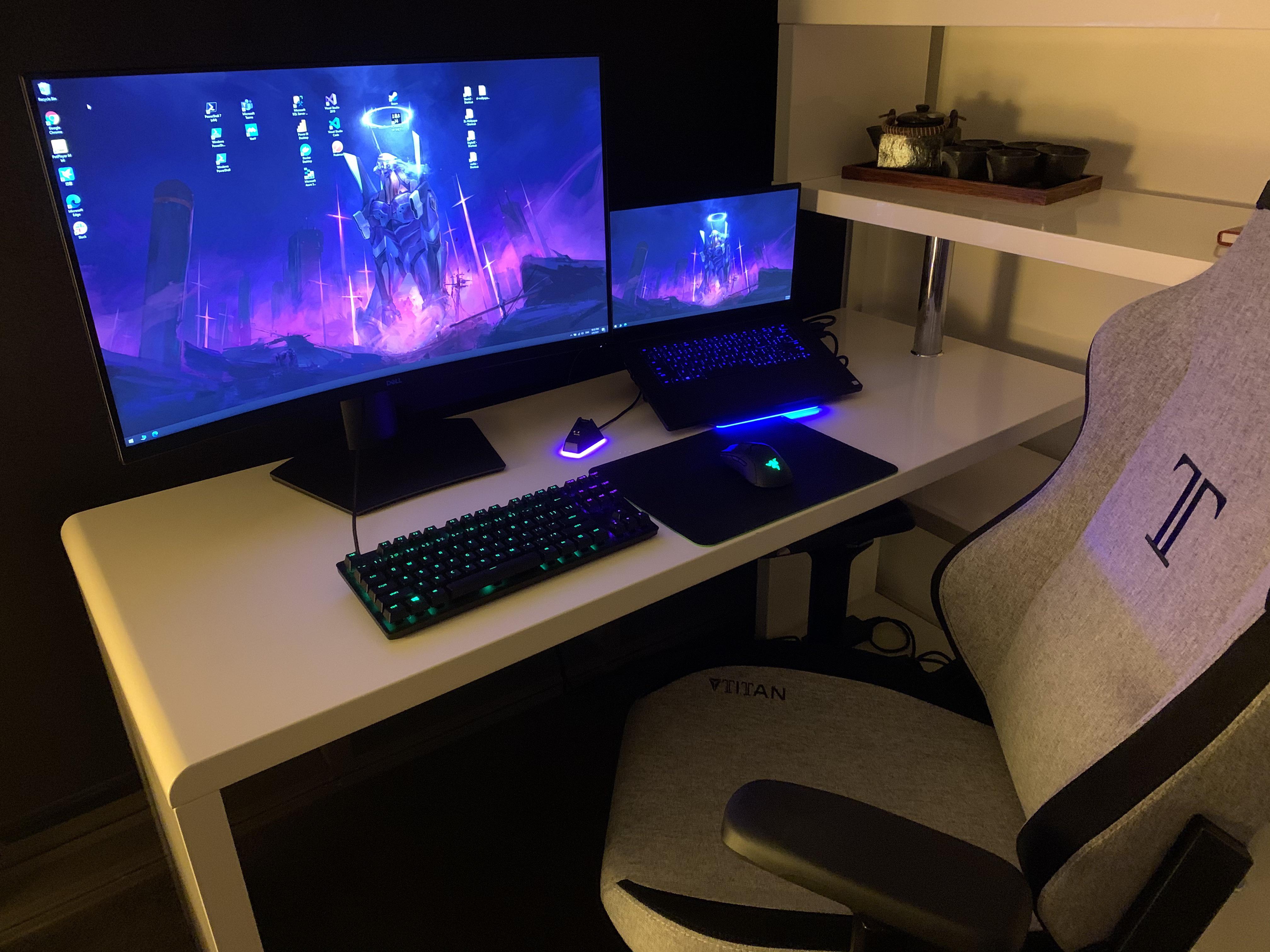 clean setup | Scrolller