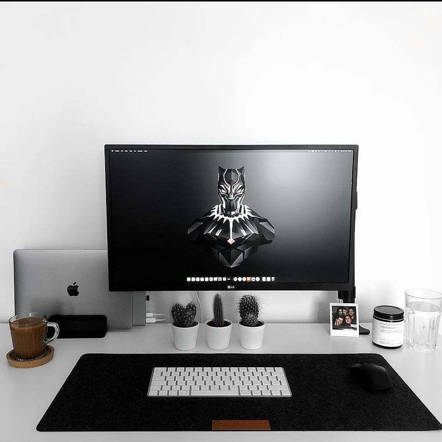 Clean White Setup, 👌 | Scrolller