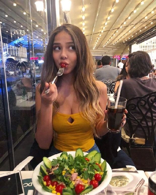 Discover more like Merve_taskin: Cleavage and Related Content | Scrolller