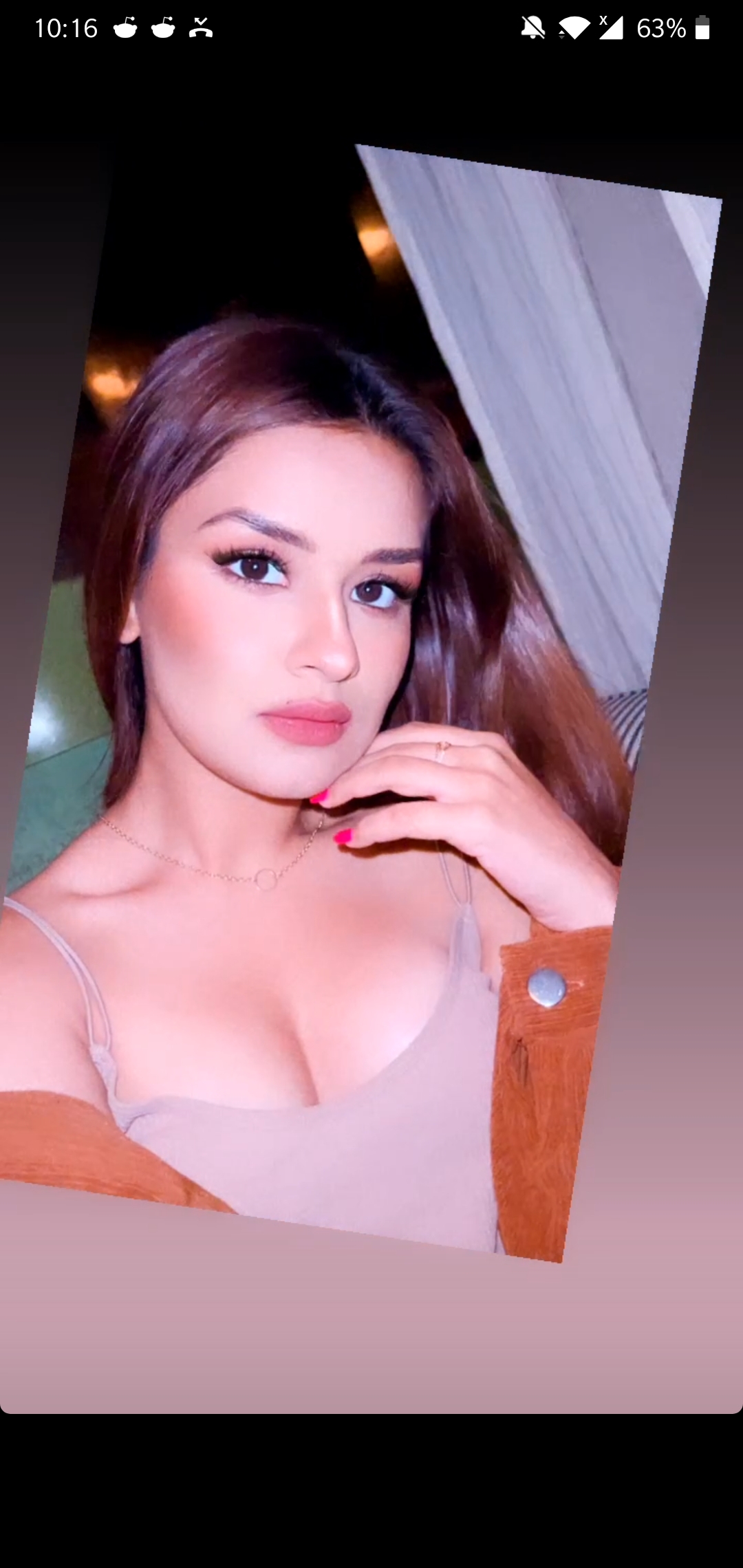 Cleavage | Scrolller