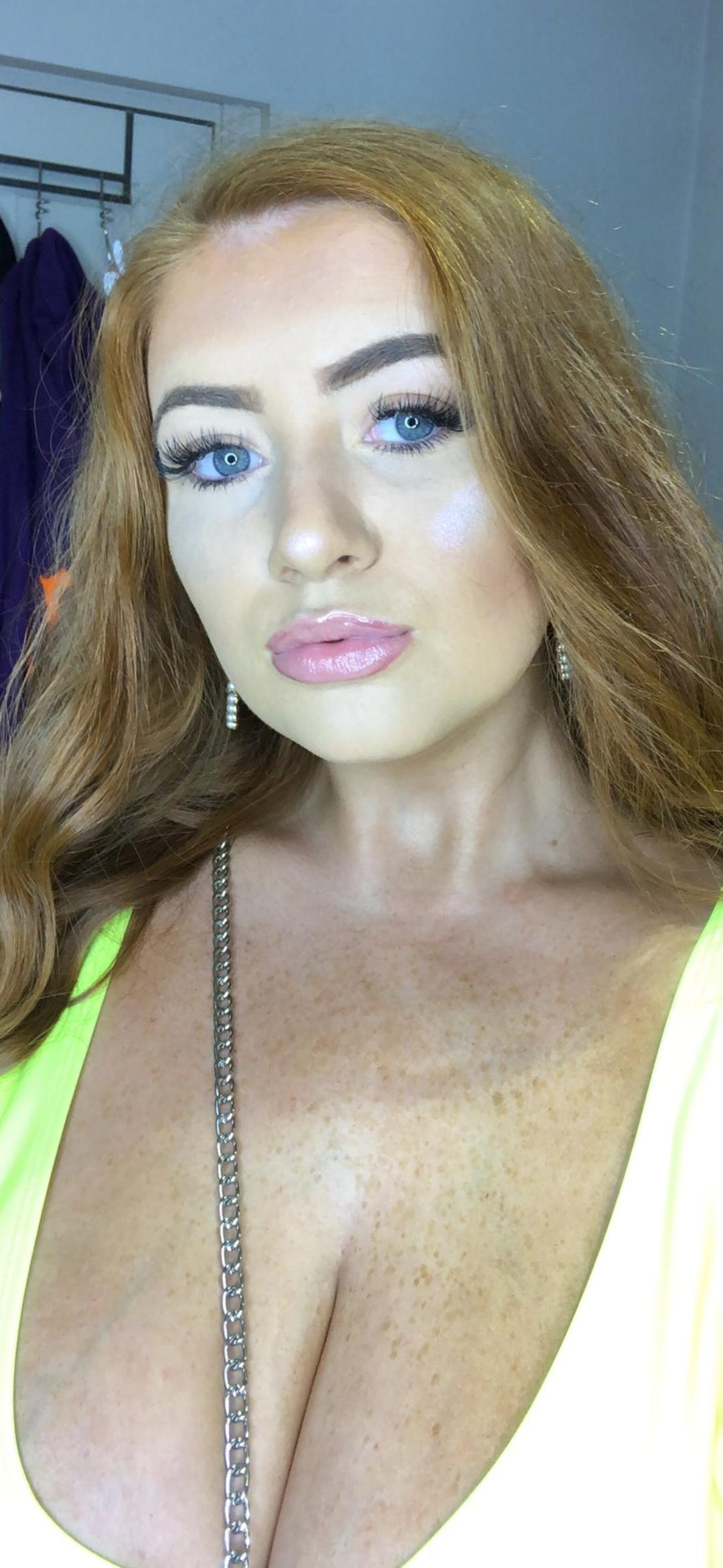 Cleavage | Scrolller