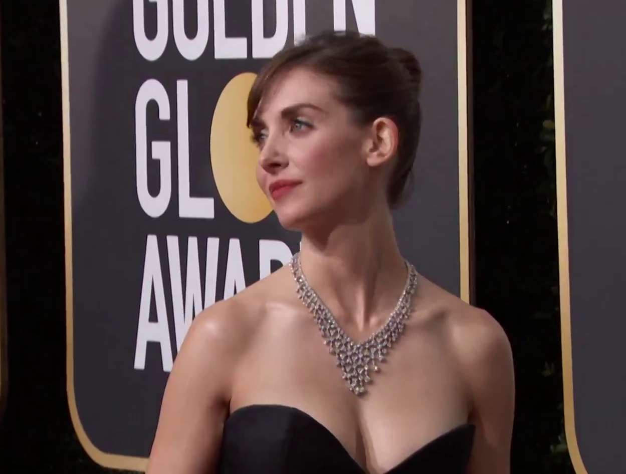 Cleavage | Scrolller