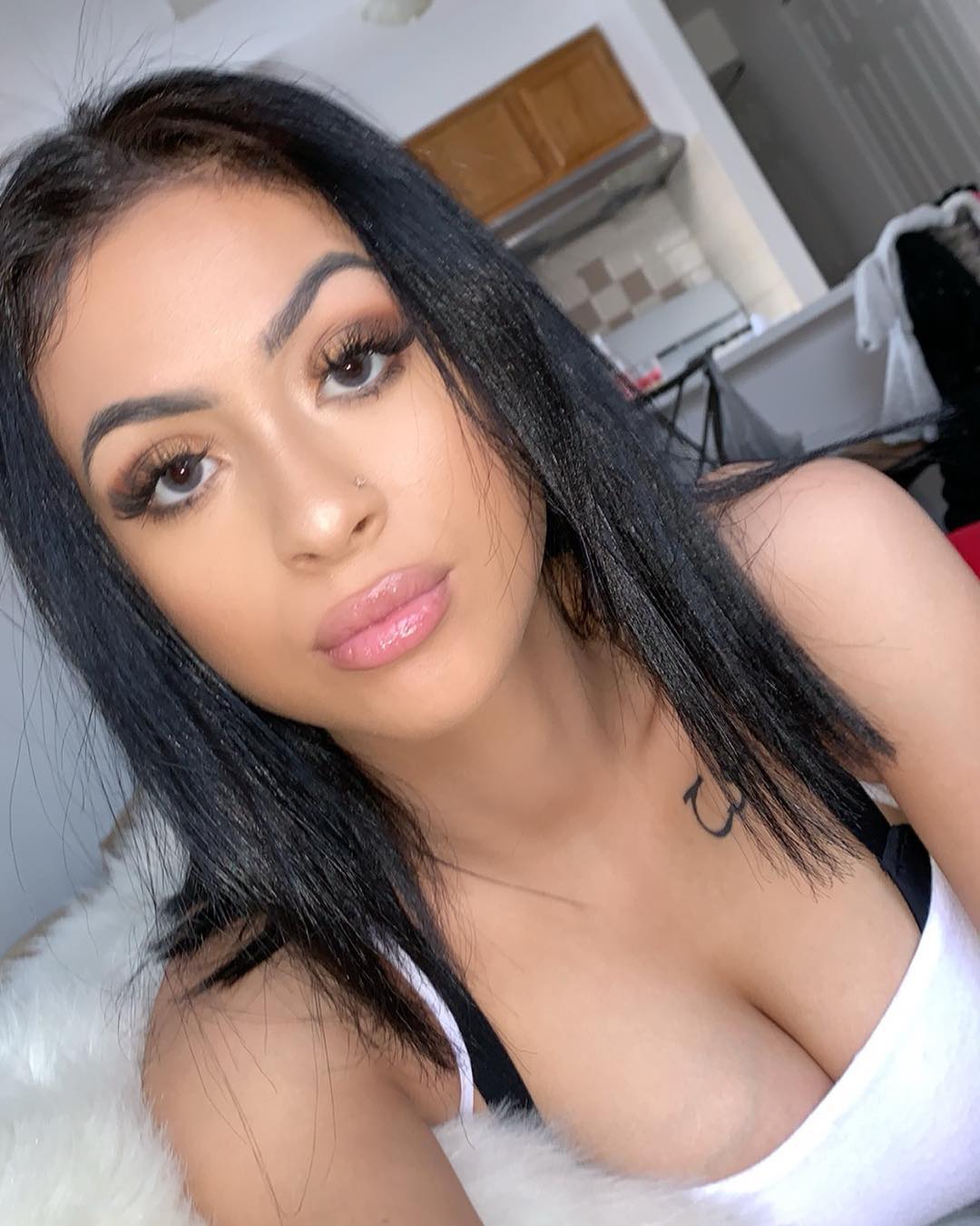 Cleavage | Scrolller