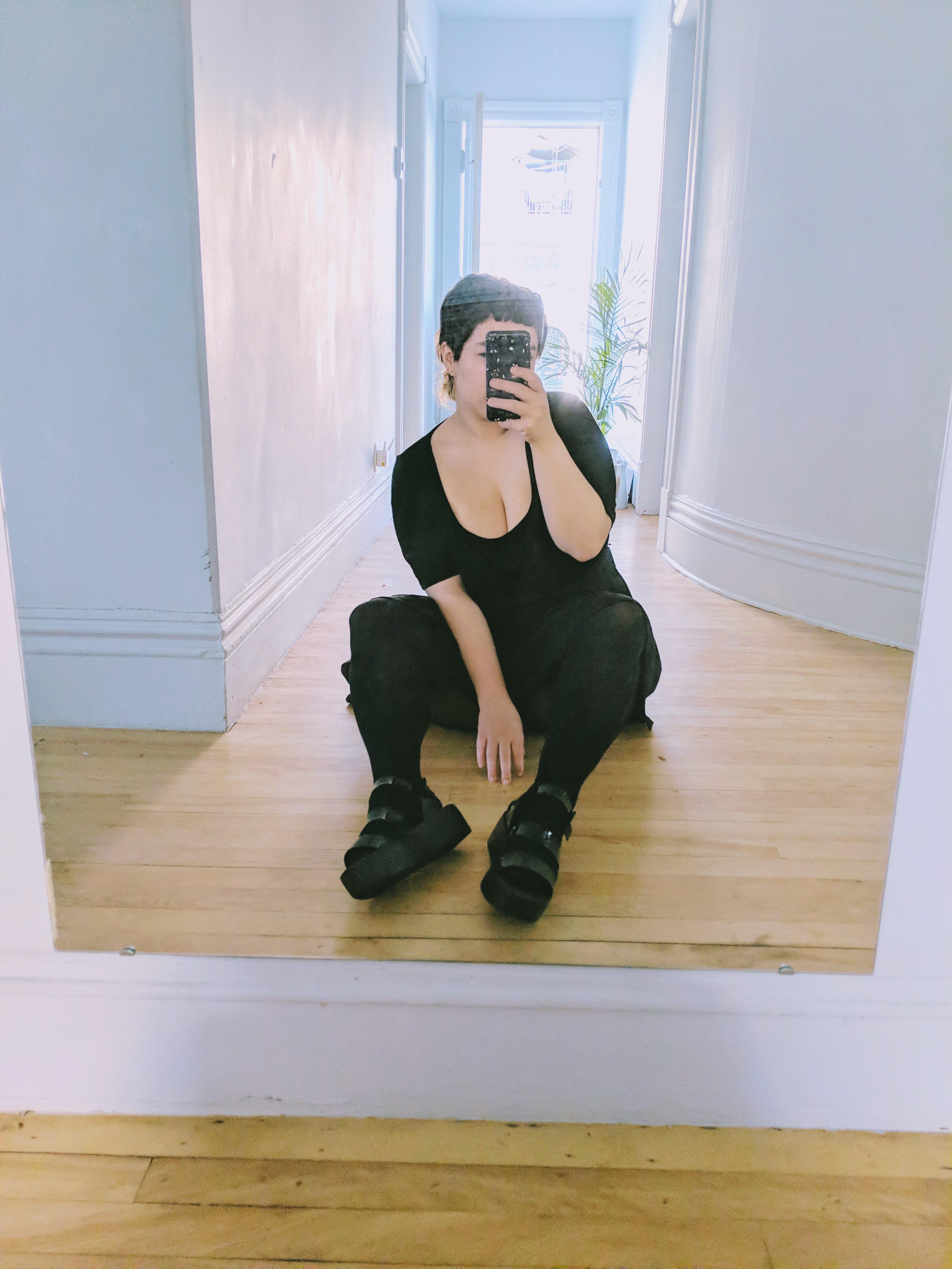 Cleavage | Scrolller