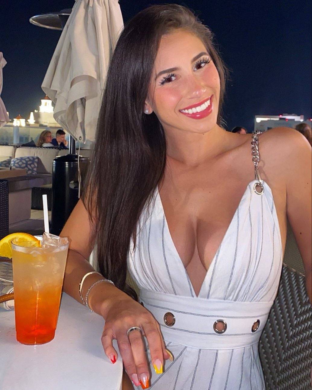 Cleavage, Cocktail, Smile | Scrolller