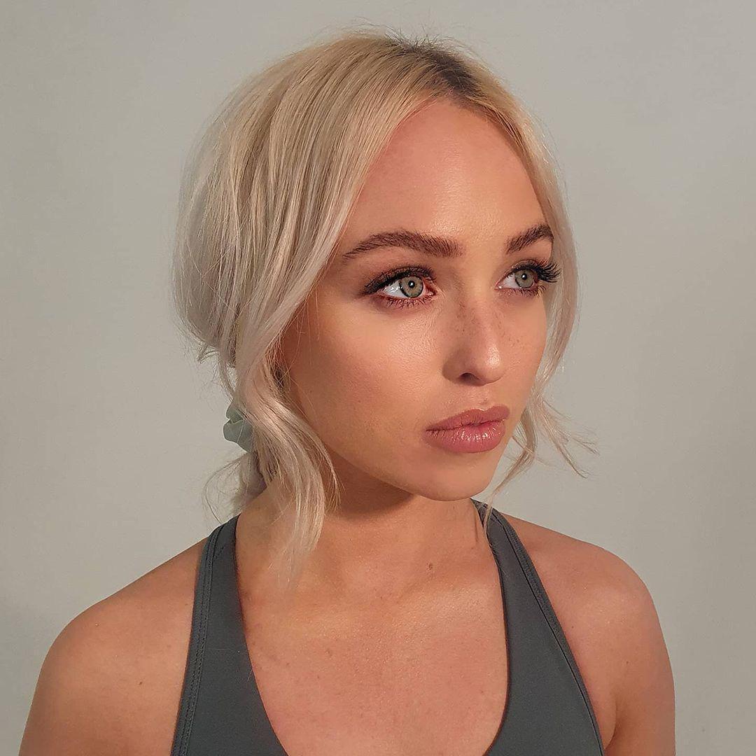 Close Up | Scrolller