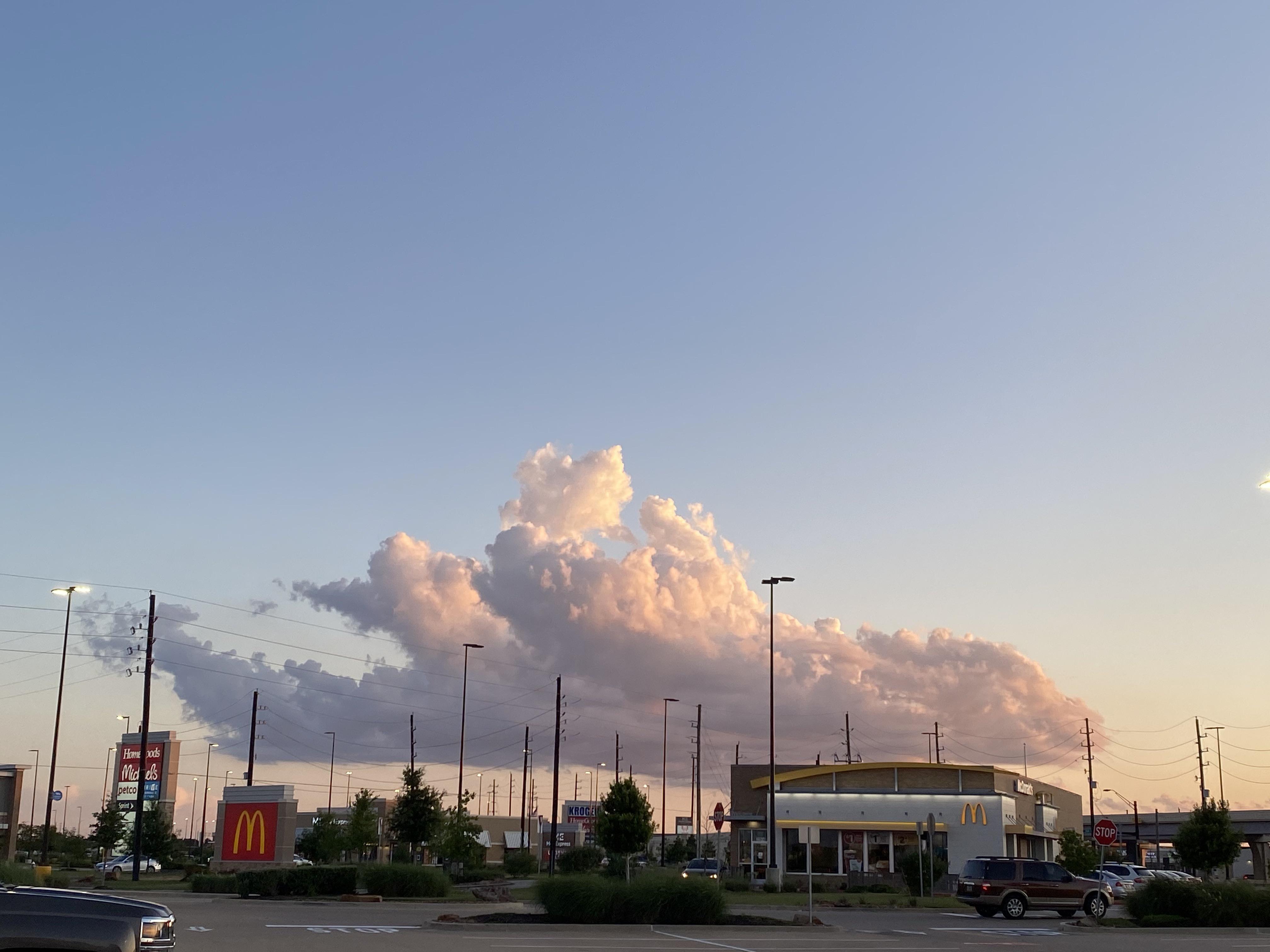 Cloud that looks like a giant airplane. Do you see it? | Scrolller