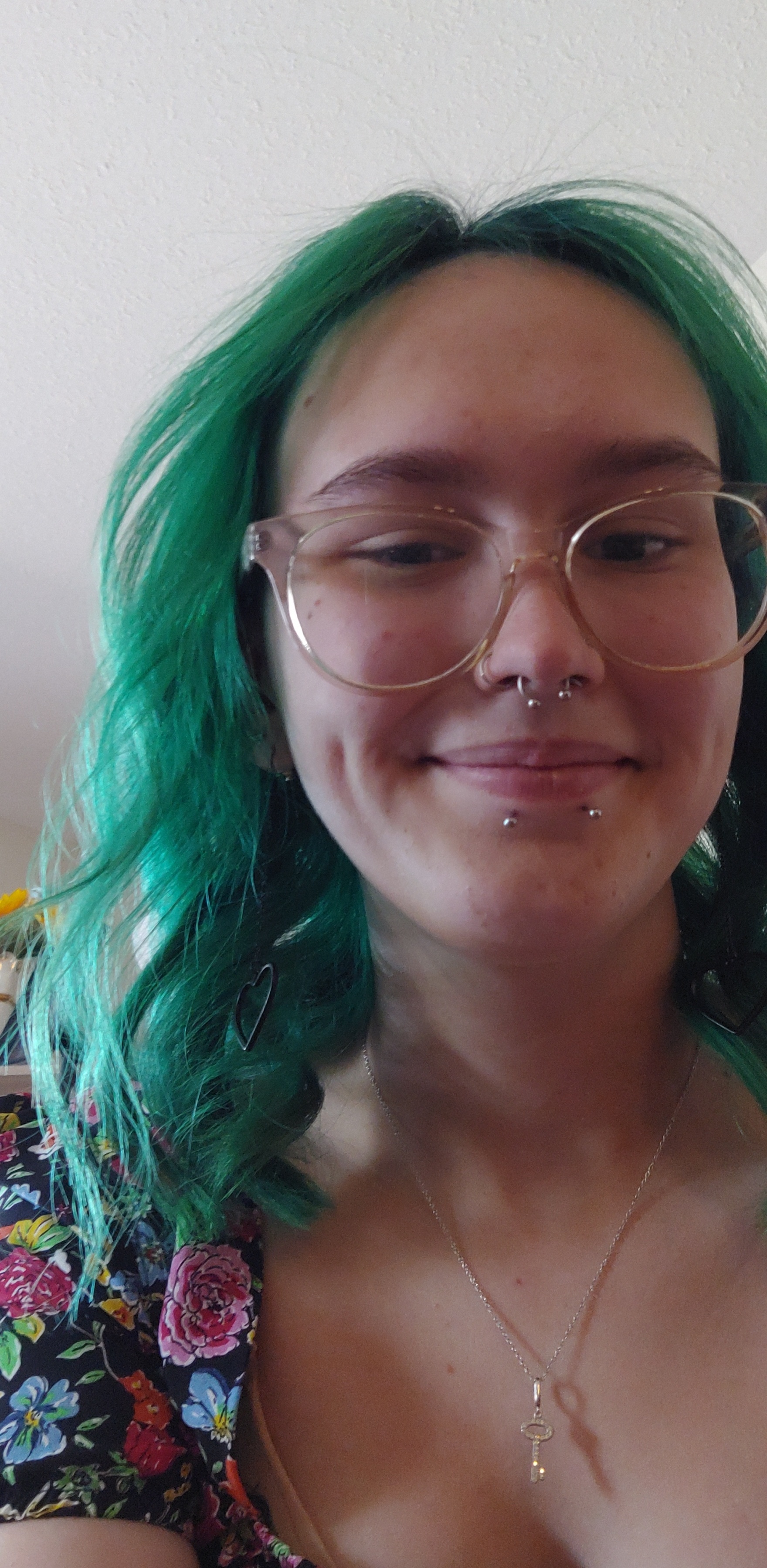 Color refresh! Over 18! | Scrolller