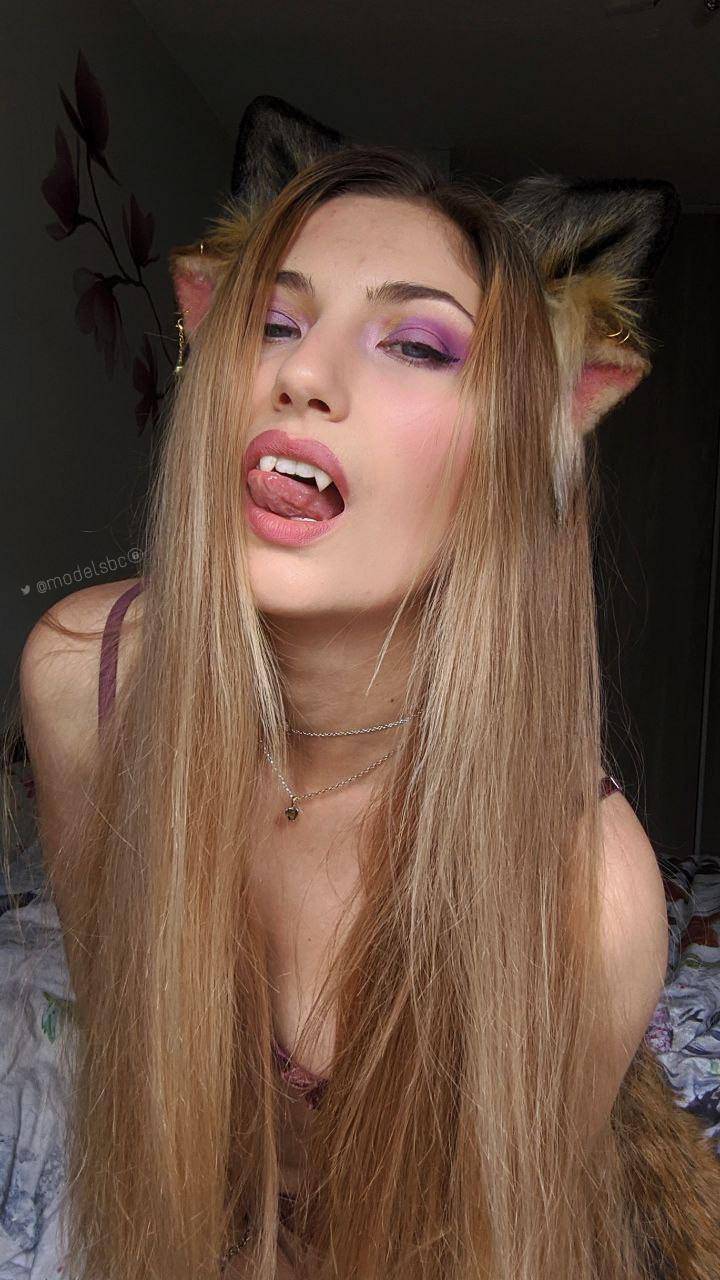 Come a little closer.. | Scrolller