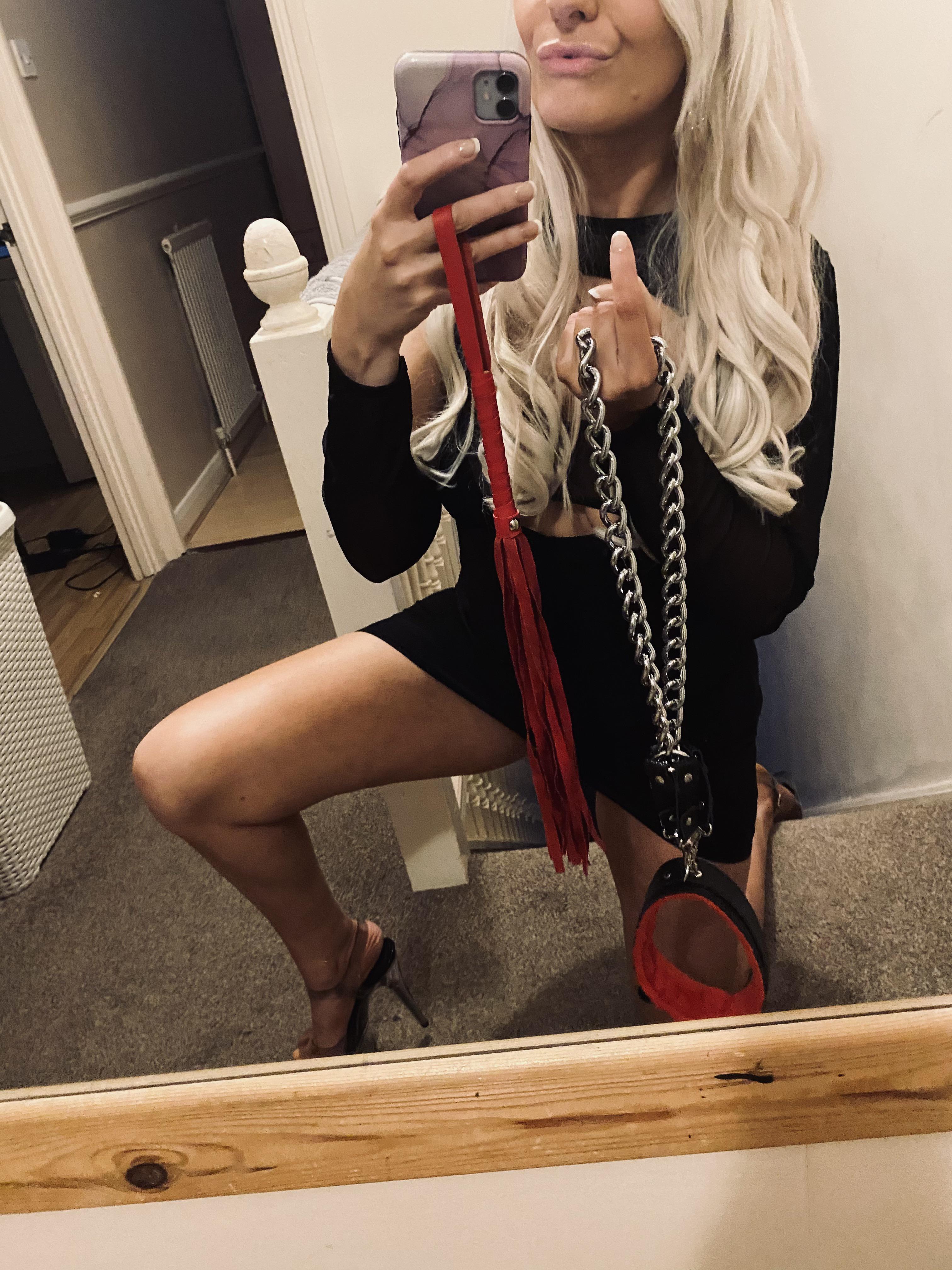 [f] Come closer mistress wants to play with you 😈💋 | Scrolller