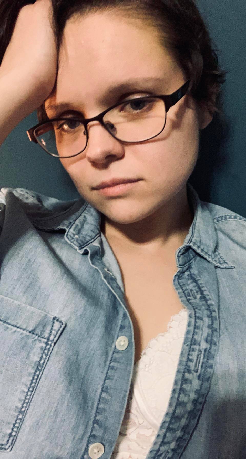 Come cuddle with mommy? | Scrolller