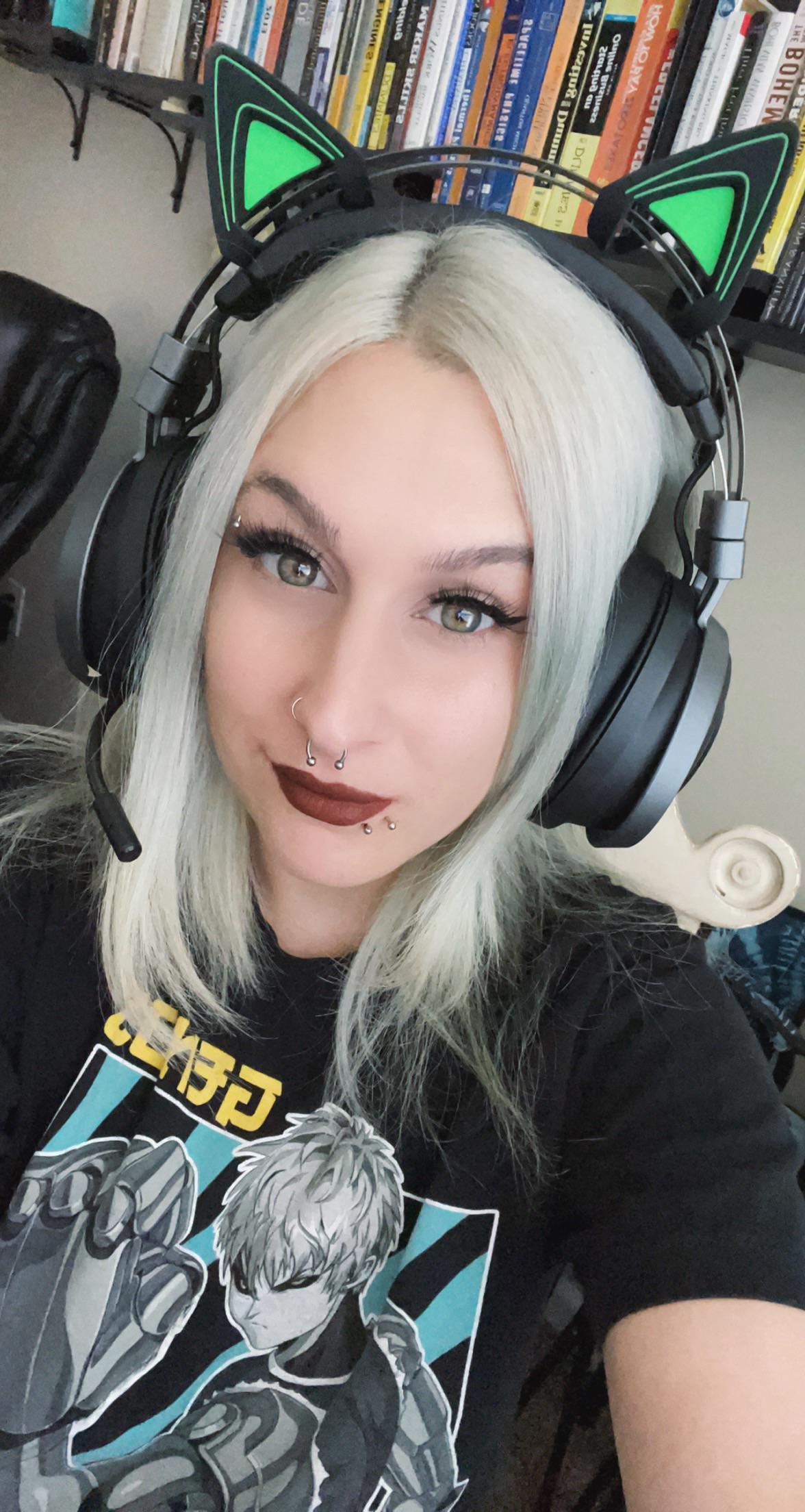 Gamer girls are the best gamers. | Scrolller