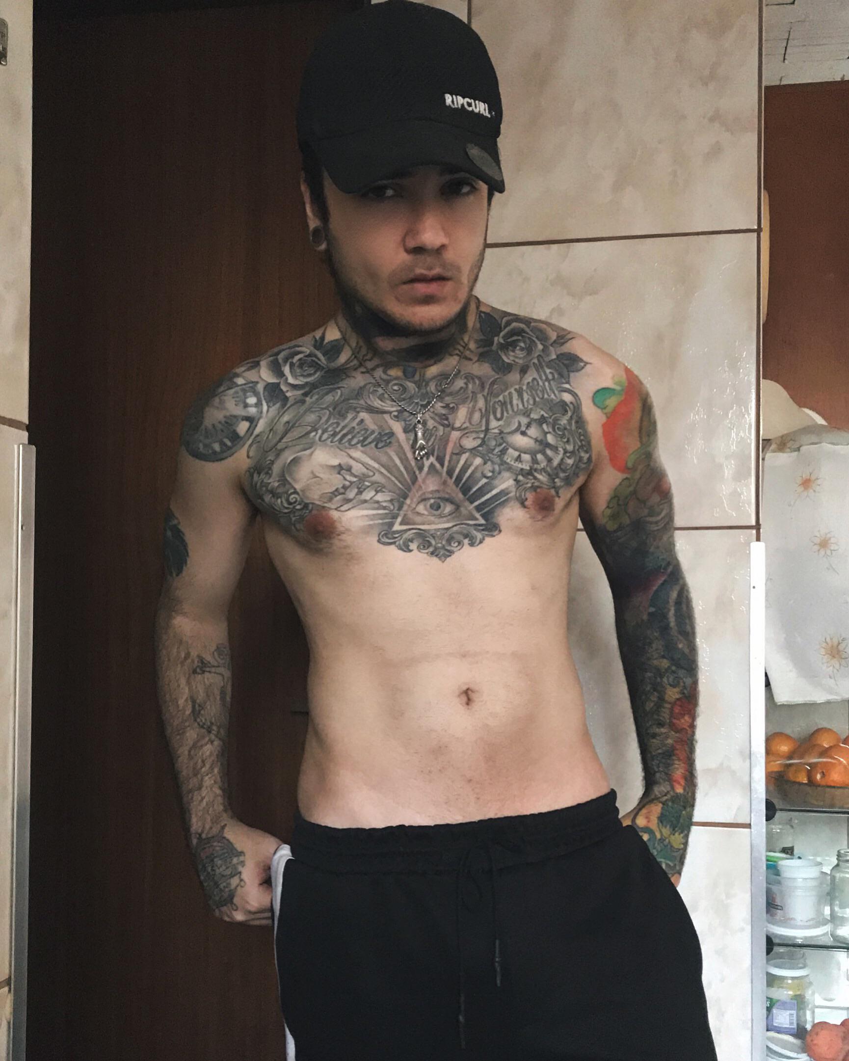 Come here | Scrolller