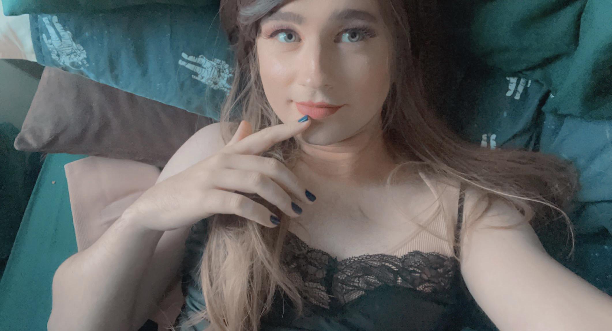 Come replace my plug | Scrolller