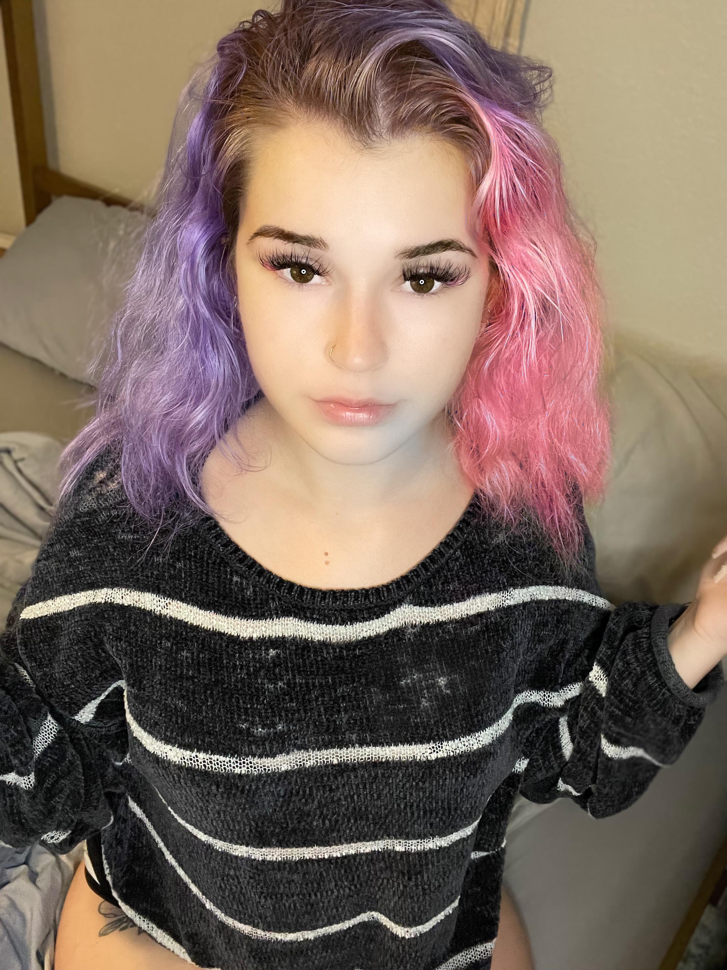 come snuggle 🥰 | Scrolller