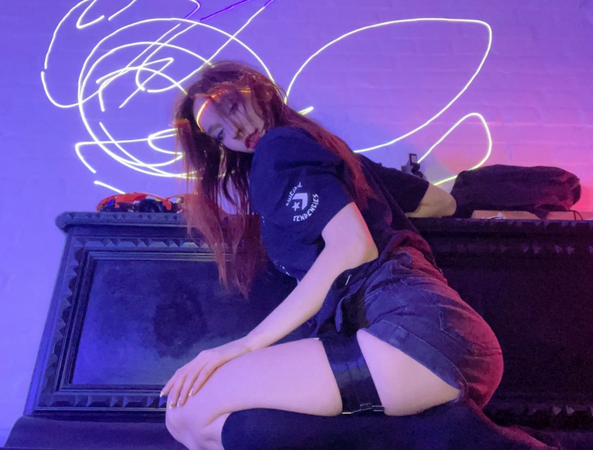 Sexiest laser artist ever 🤫 | Scrolller